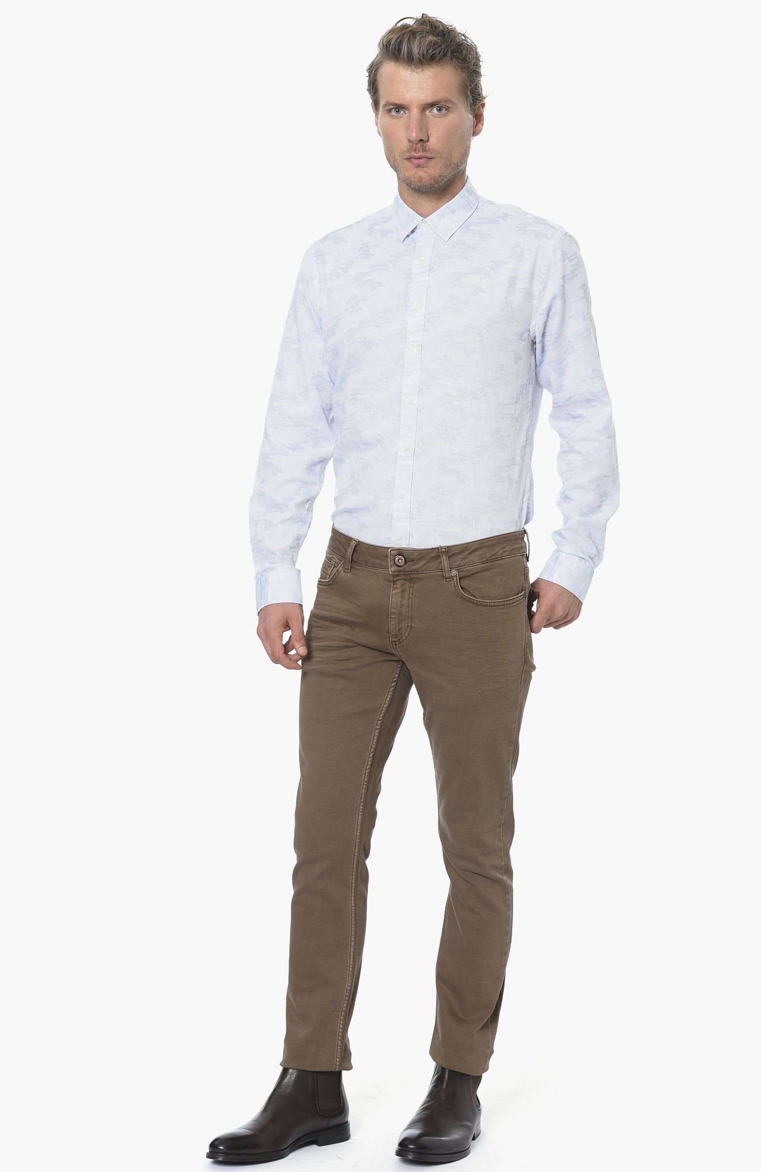 Beyaz Lacivert Jakarlı Gömlek Beyaz Lacivert Jakarlı Gömlek