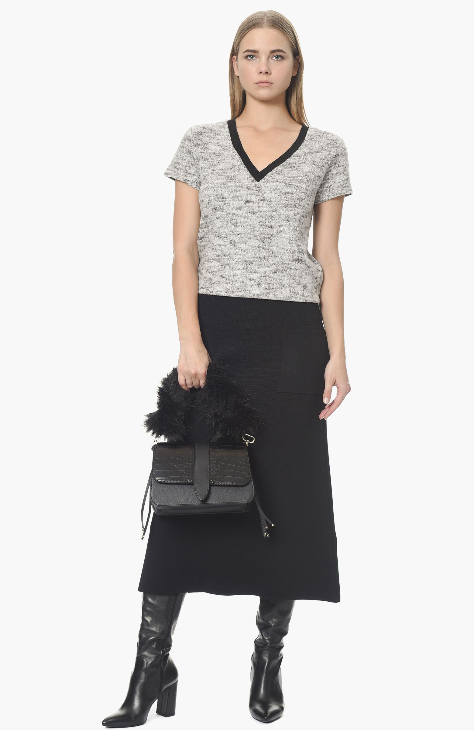 V Yaka Siyah Ekru Tshirt V Yaka Siyah Ekru Tshirt