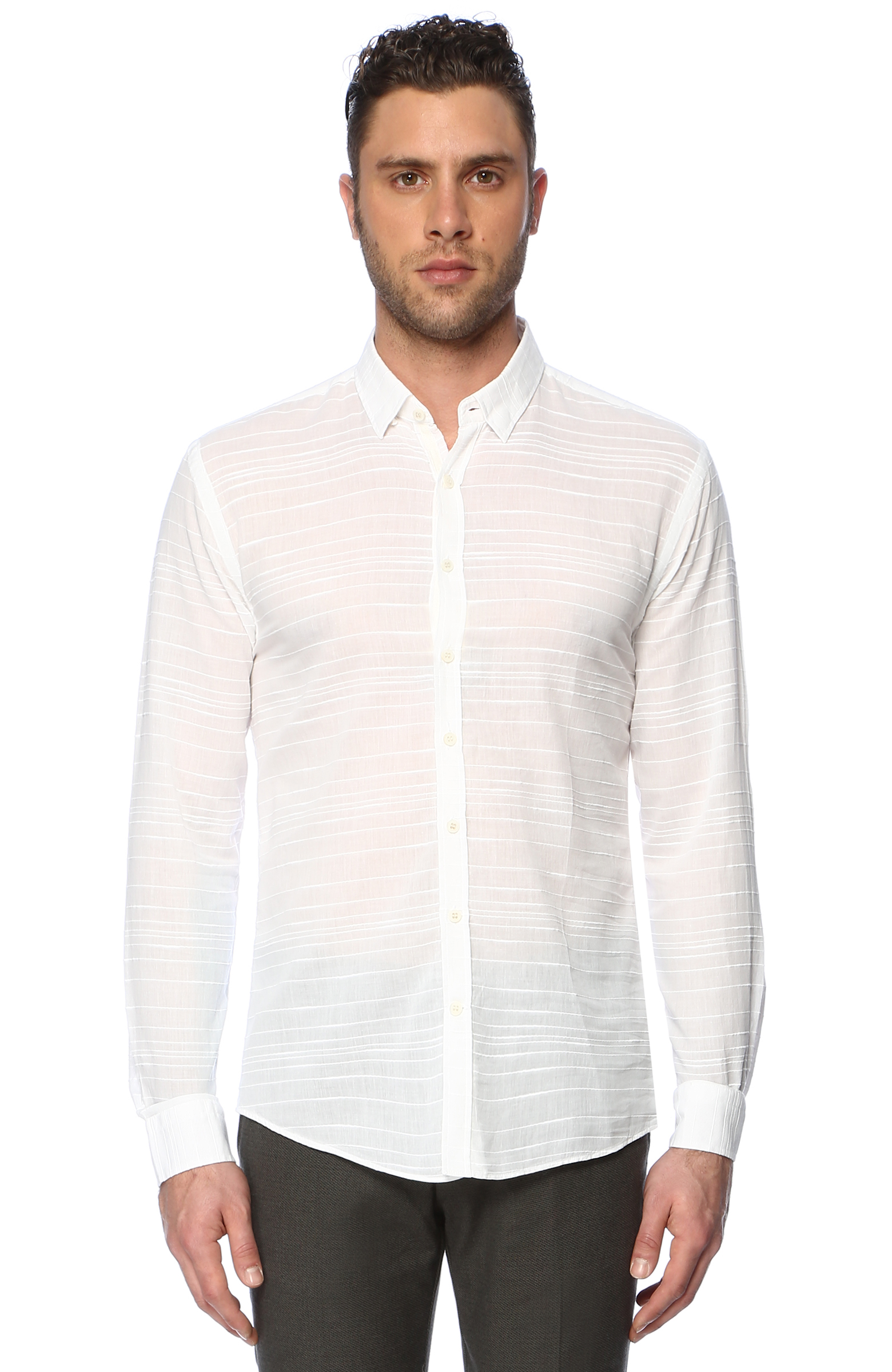 Jakarlı Beyaz Gömlek Jakarlı Beyaz Gömlek