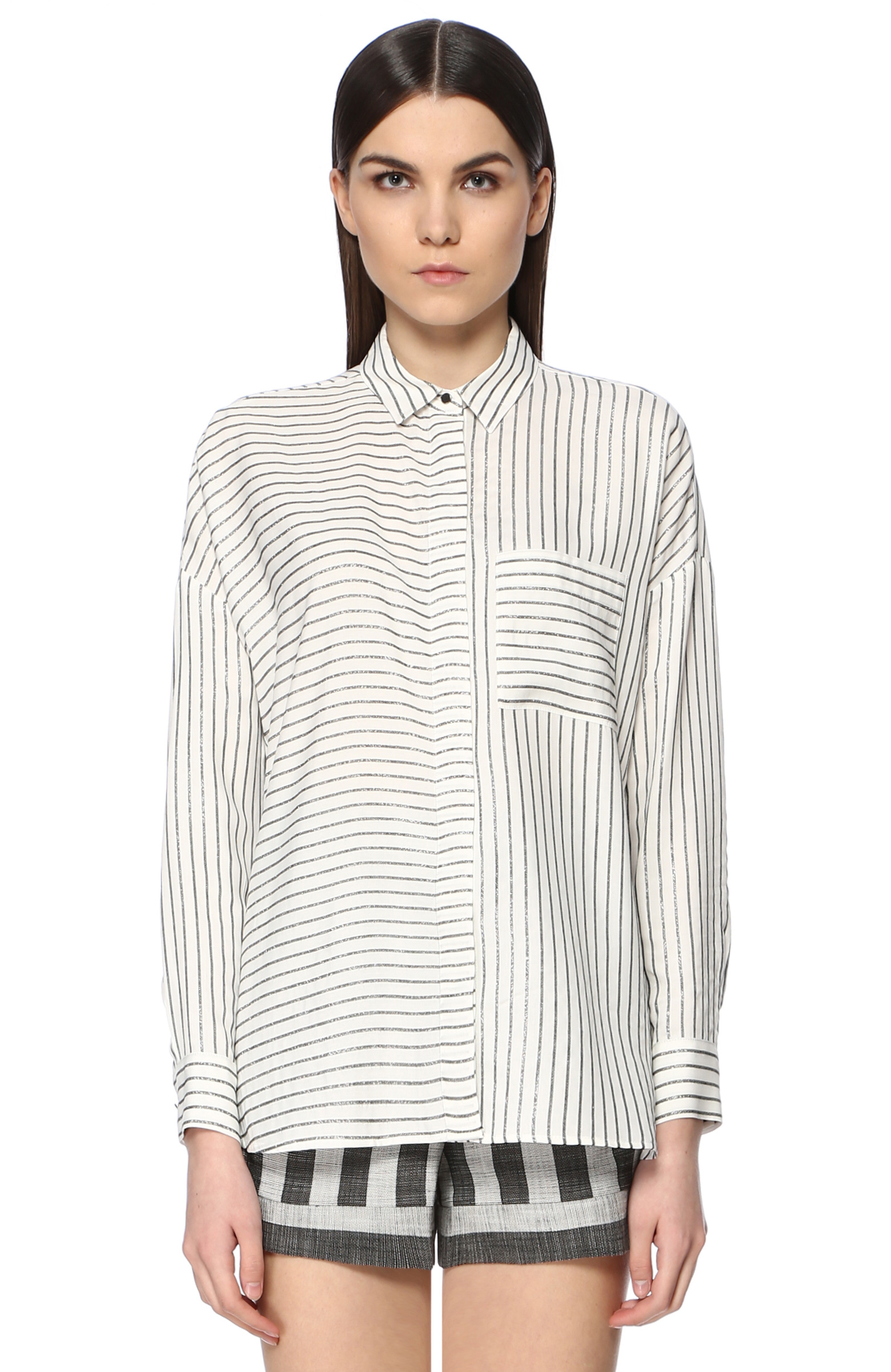 Çizgili Beyaz Siyah Gömlek