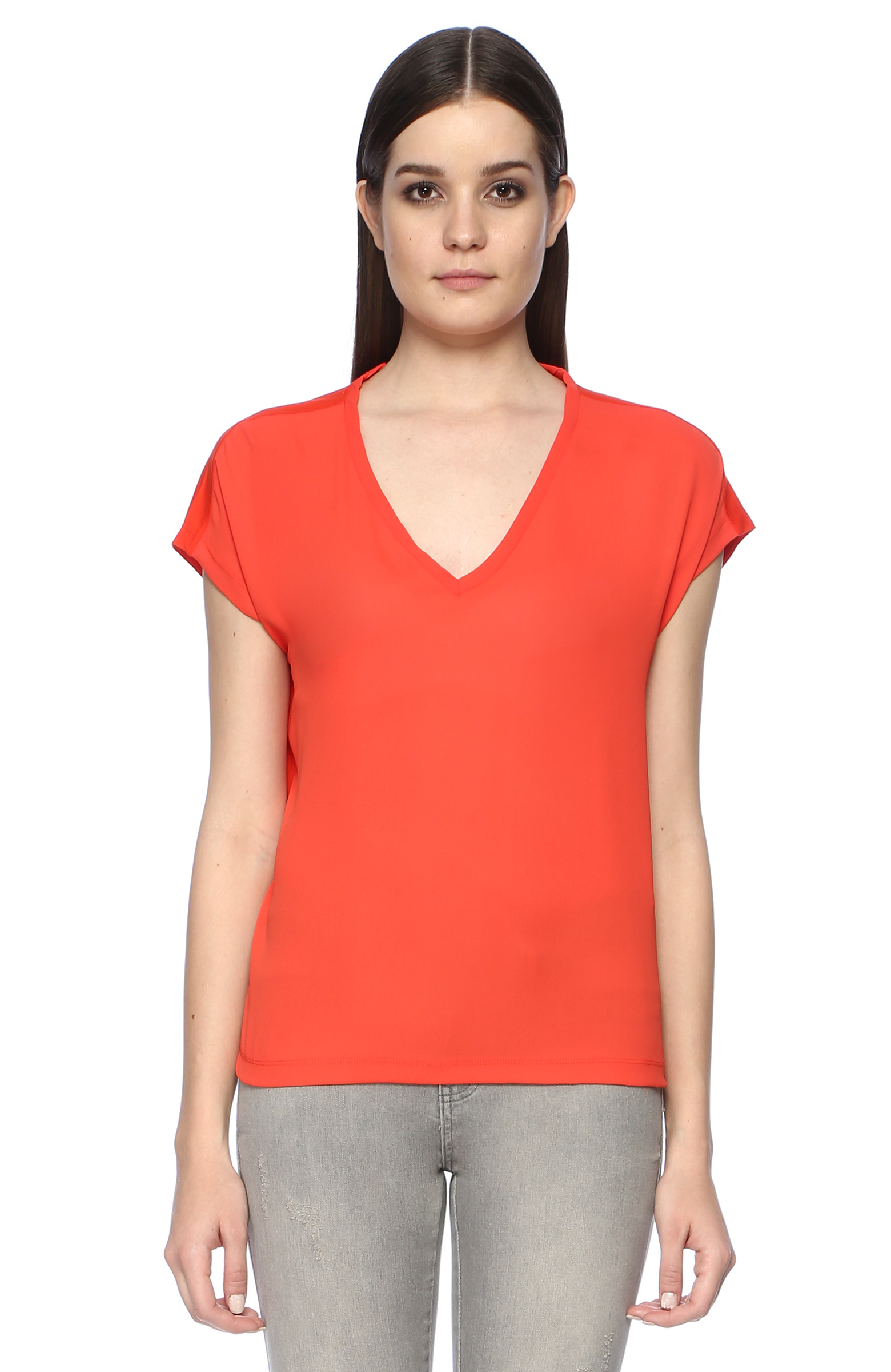 V Yaka Nar Çiçeği Tshirt