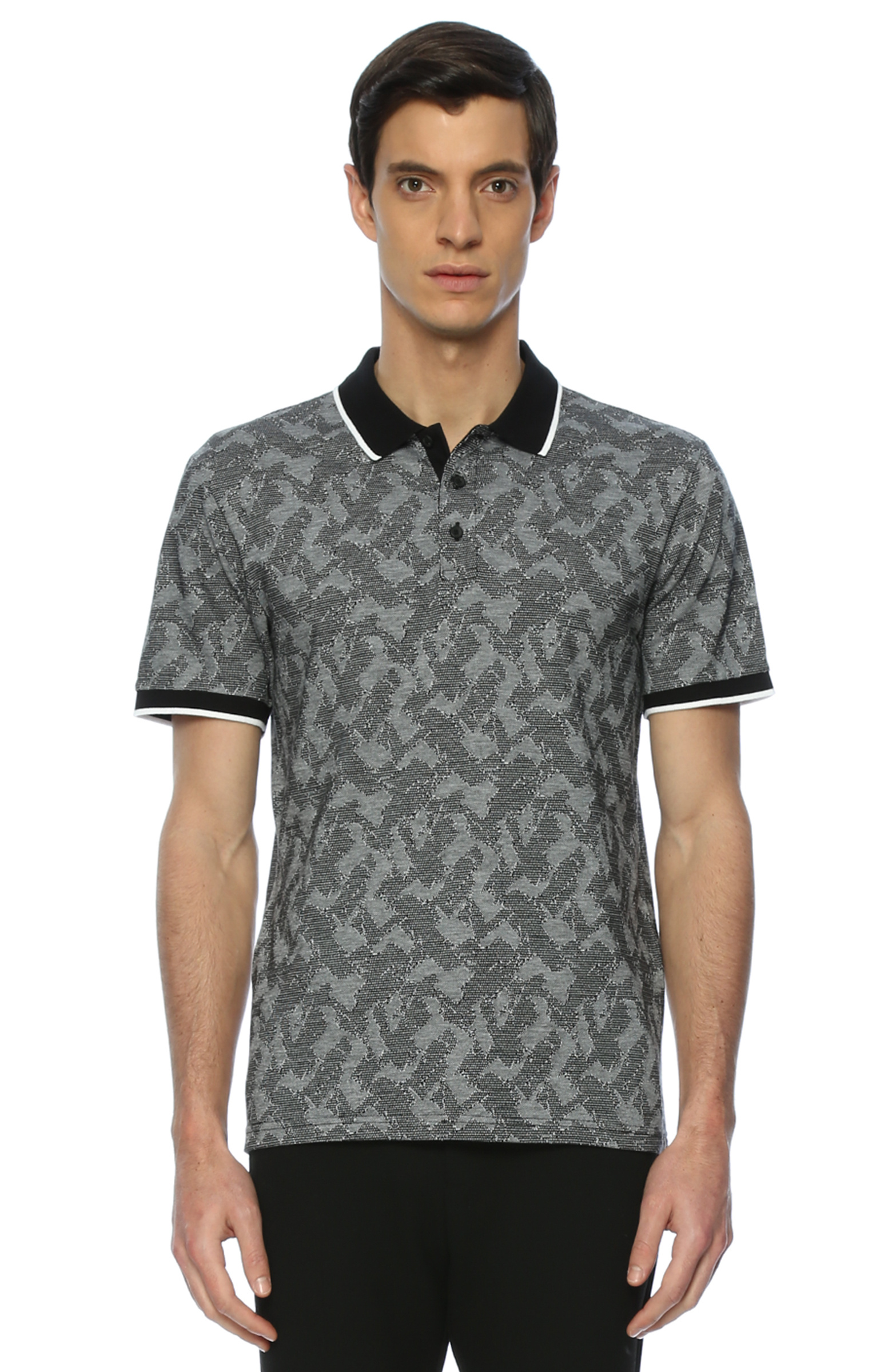 Jakarlı Siyah Tshirt