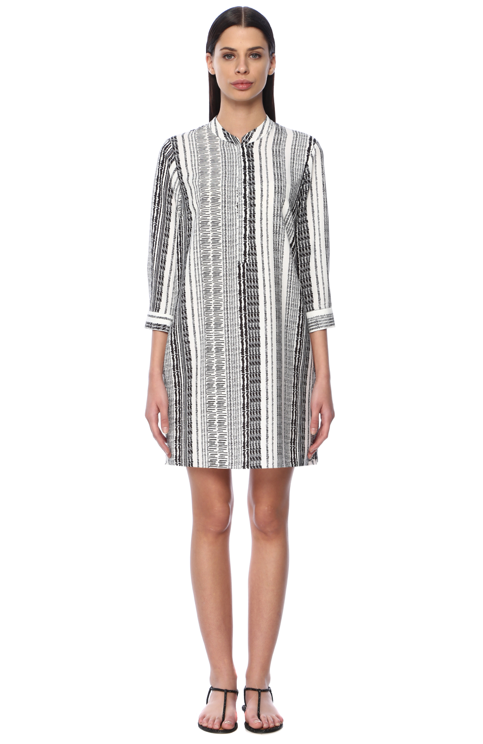 Bisiklet Yaka Siyah Beyaz Elbise