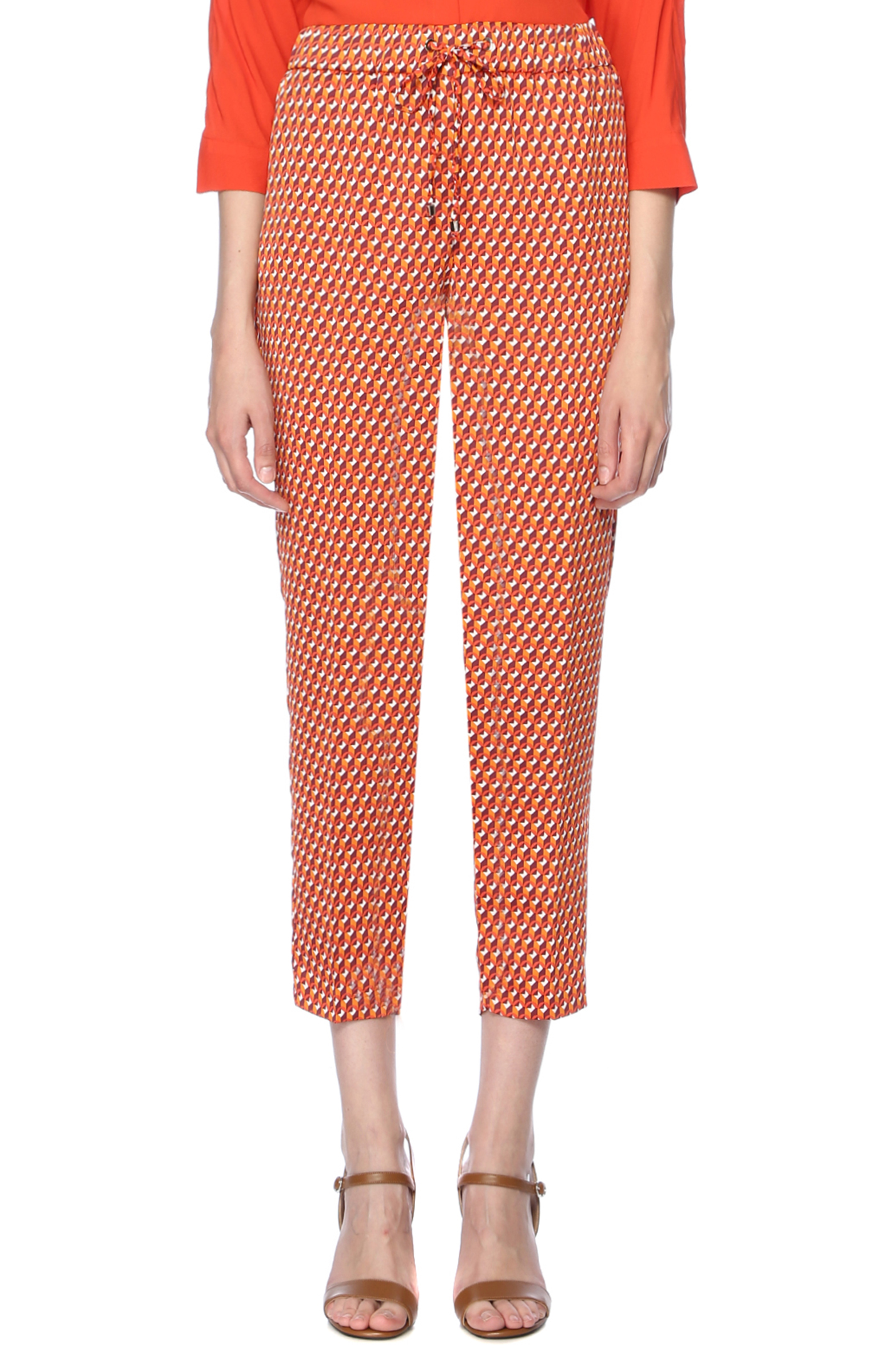 Regular Fit Kırmızı Desen Pantolon Regular Fit Kırmızı Desen Pantolon