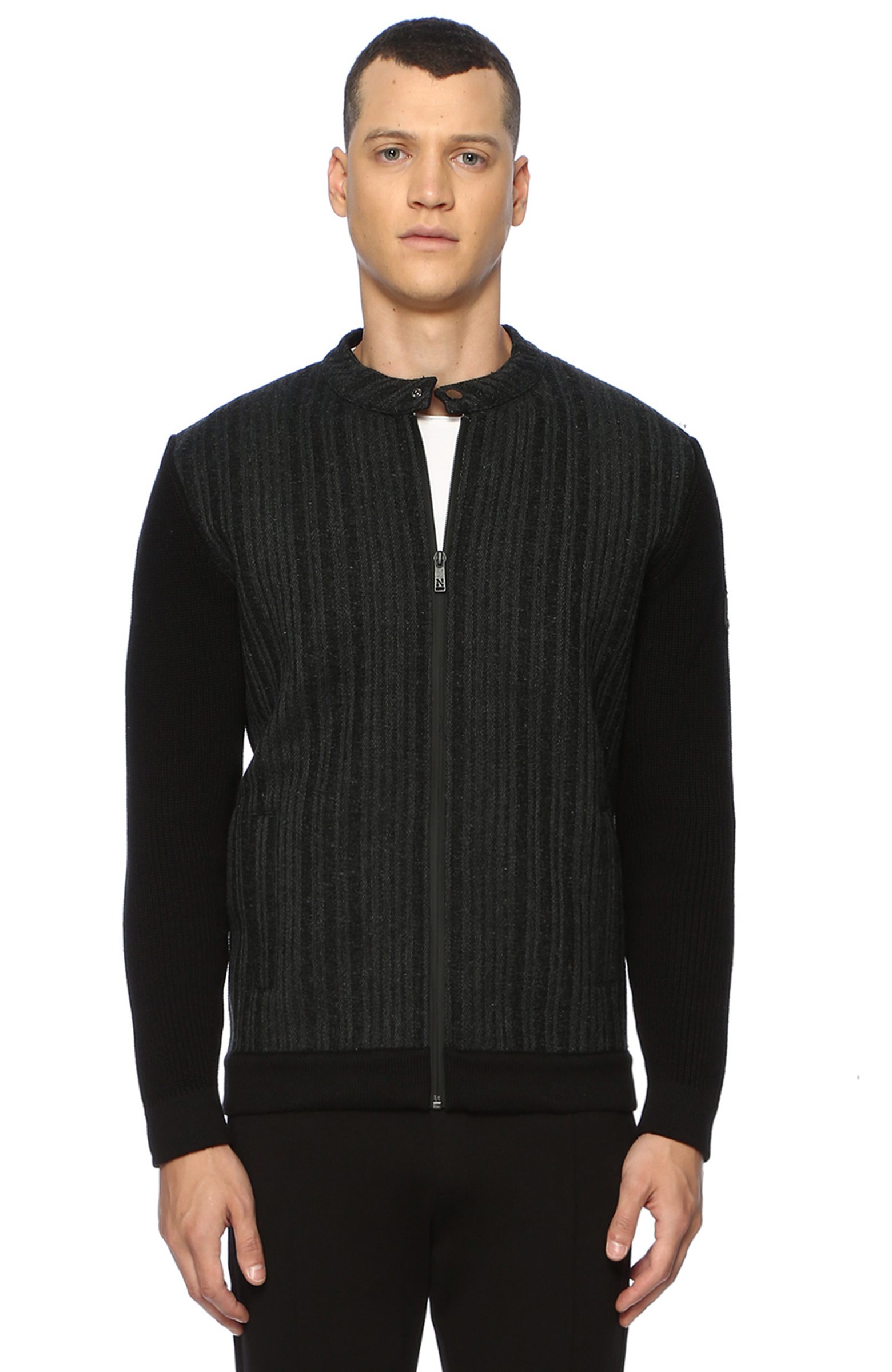 Dik Yaka Siyah Triko