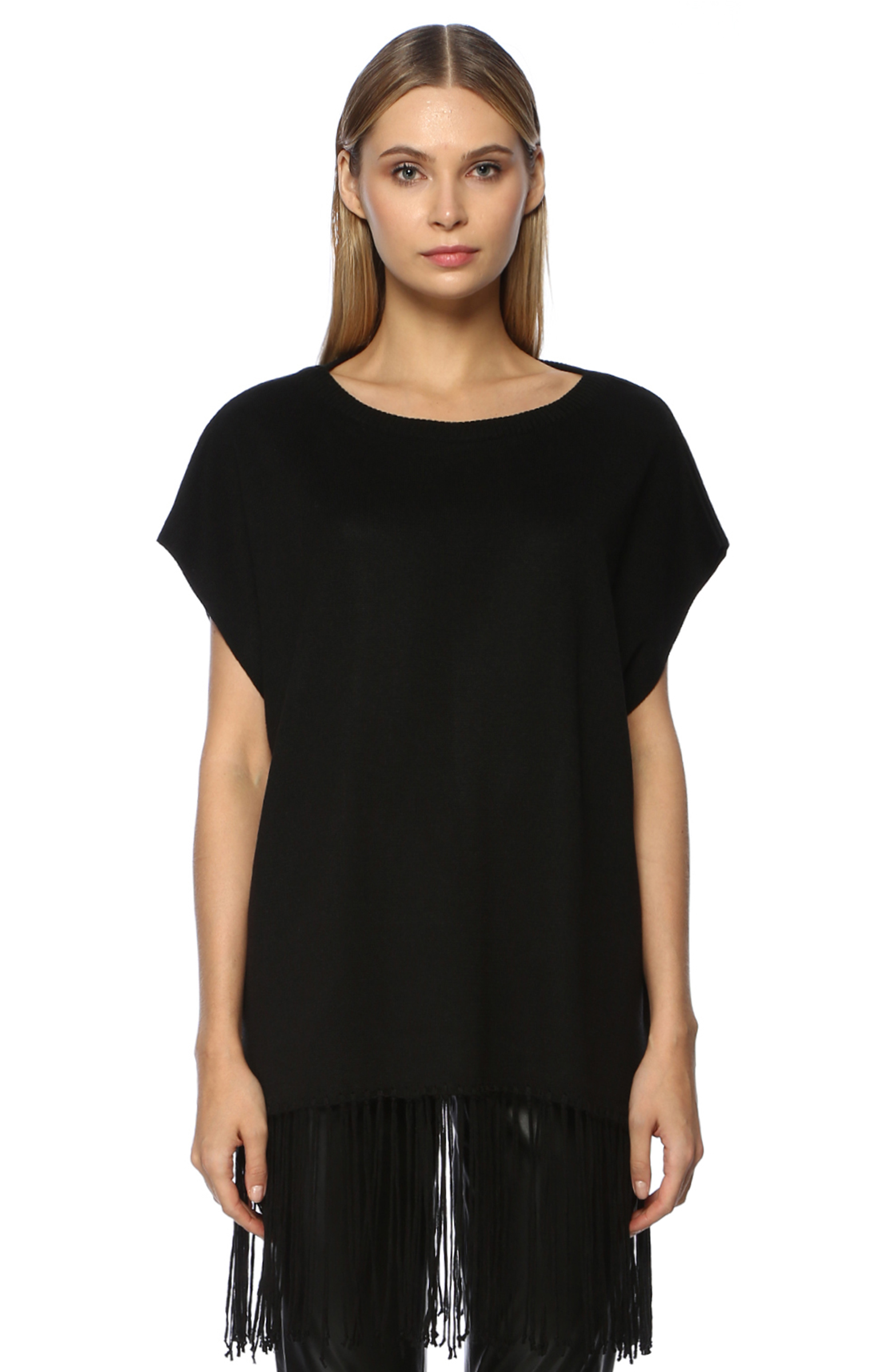 Bisiklet Yaka Püskül Detaylı Siyah Triko