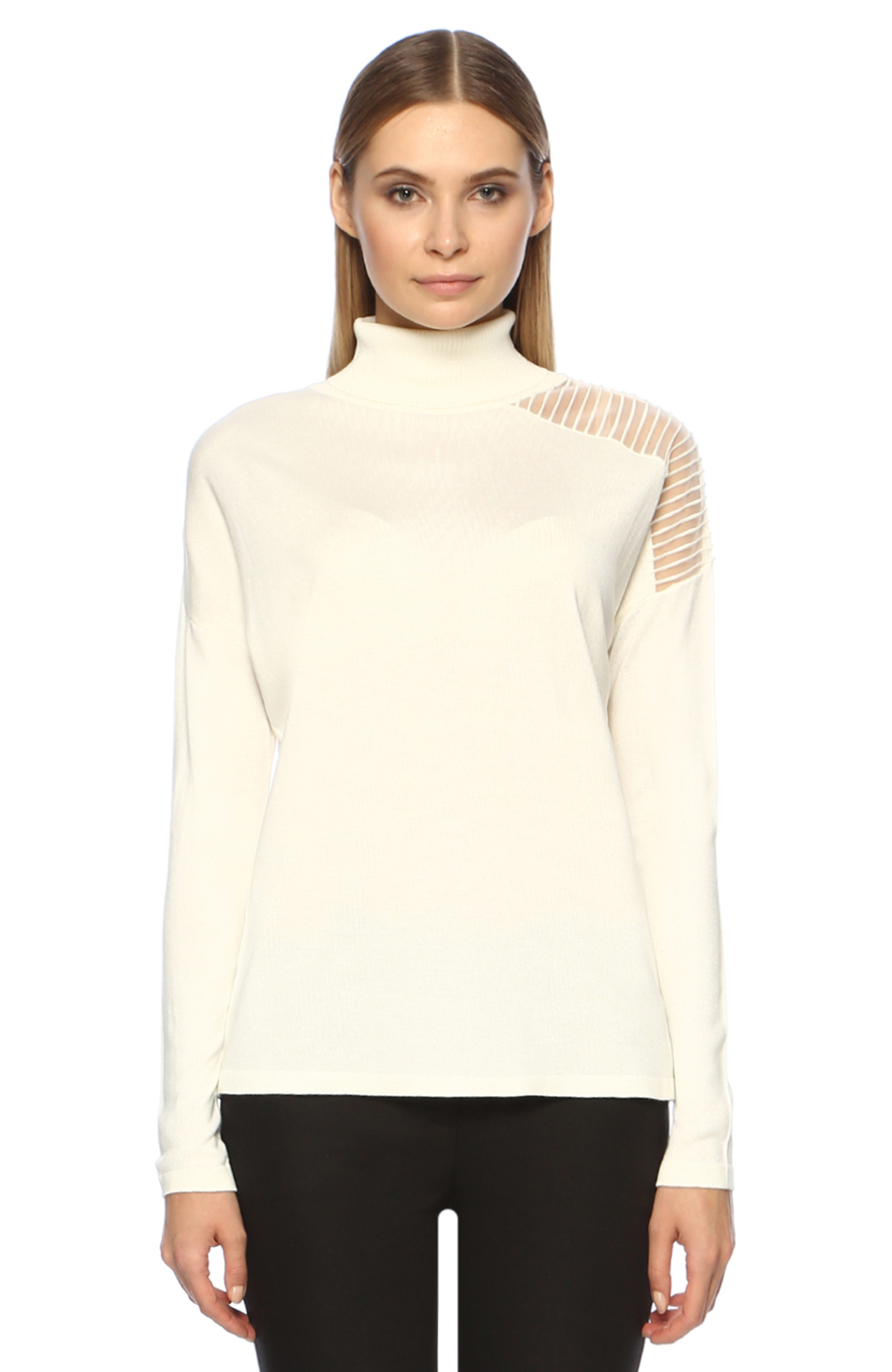 Tek Omuzu Selofan Detaylı Balıkçı Yaka Ekru Kazak Tek Omuzu Selofan Detaylı Balıkçı Yaka Ekru Kazak