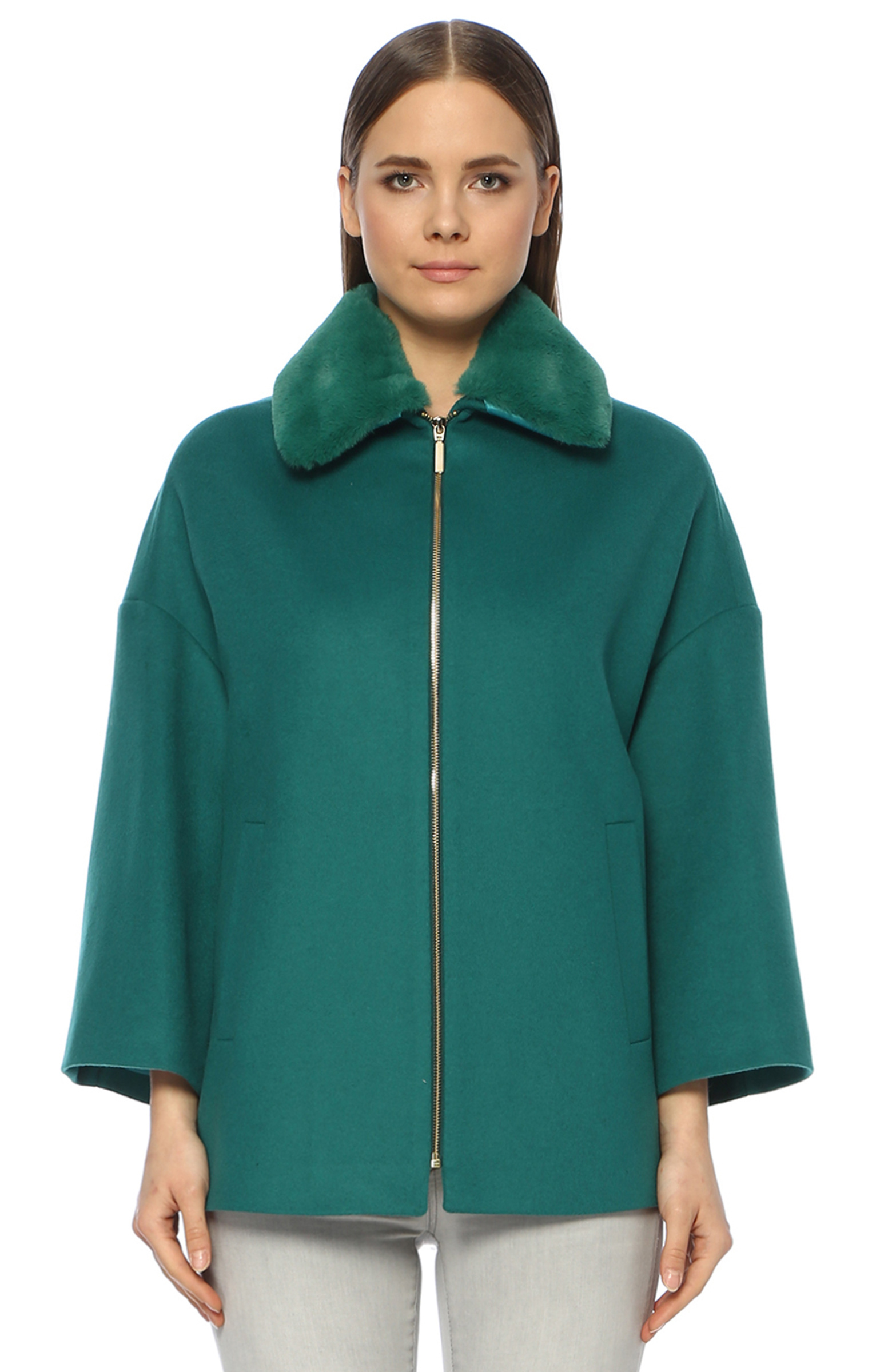 Yakası Kürklü Fermuar Kapamalı Yeşil Kaban Yakası Kürklü Fermuar Kapamalı Yeşil Kaban