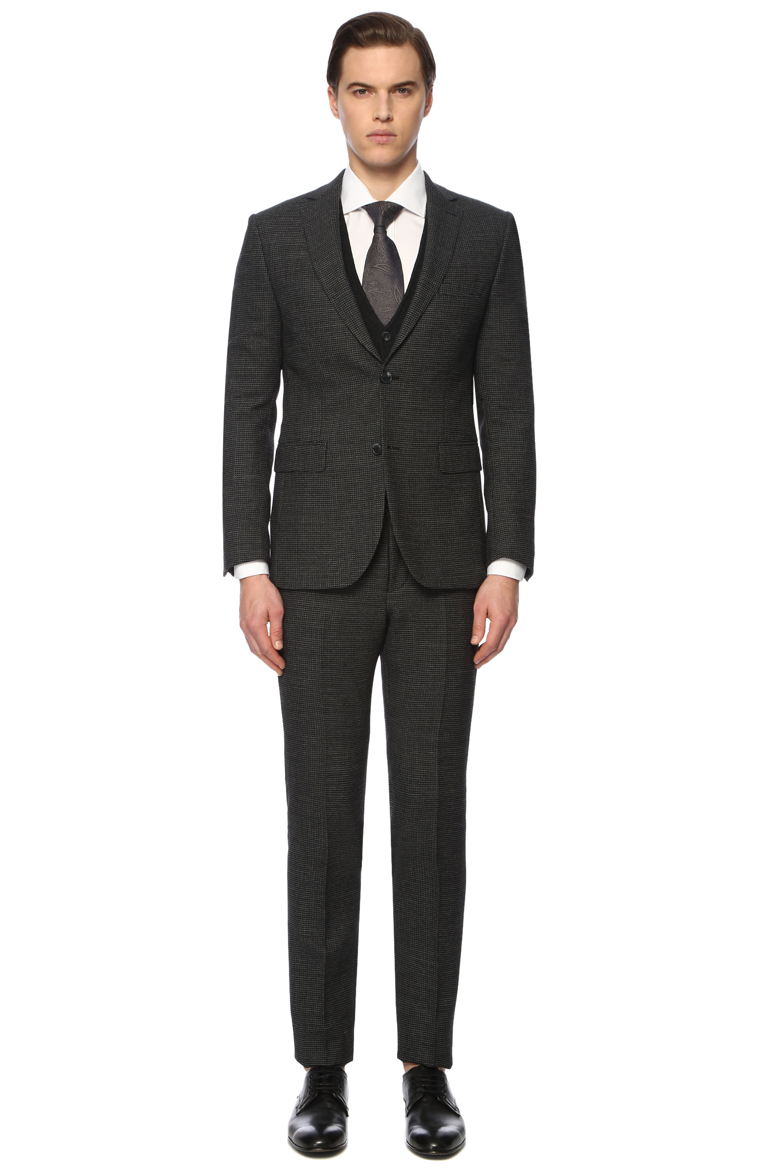 Siyah Yelekli Takım Elbise