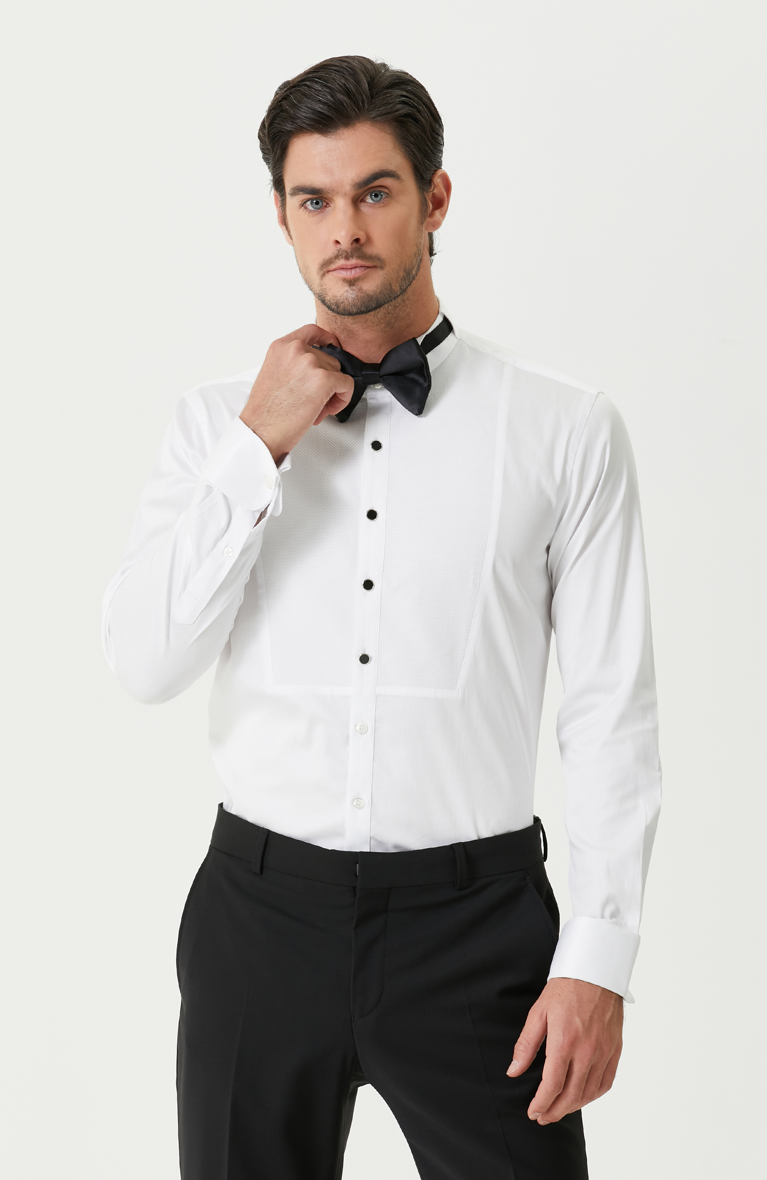 Slim Fit Beyaz Smokin Gömleği Slim Fit Beyaz Smokin Gömleği