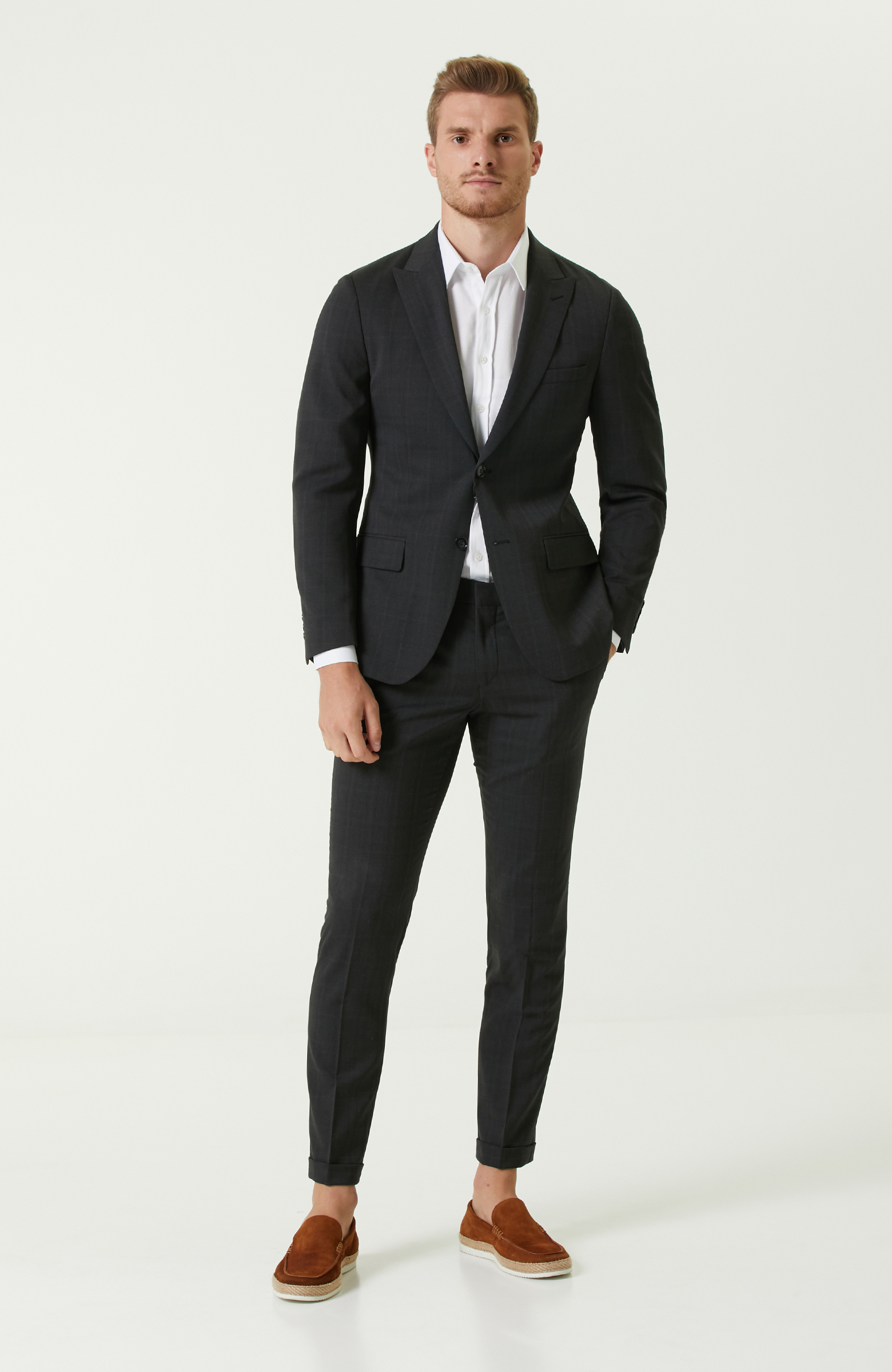 Slim Fit Siyah Ekoseli Takım Elbise Slim Fit Siyah Ekoseli Takım Elbise