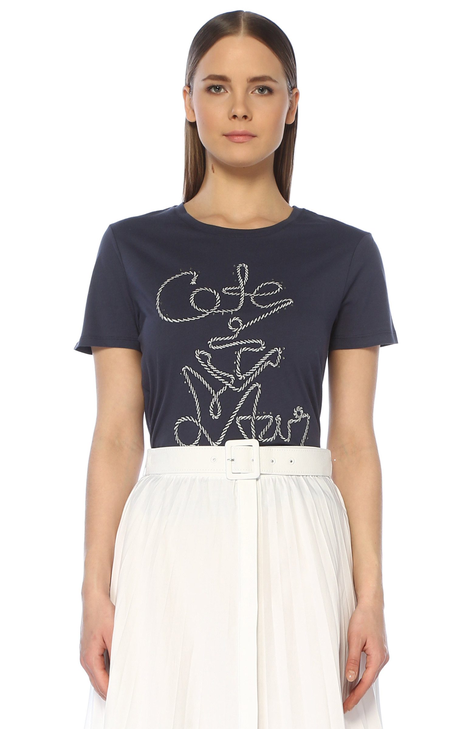 Lacivert Nakış Detaylı Basic T-shirt Lacivert Nakış Detaylı Basic T-shirt