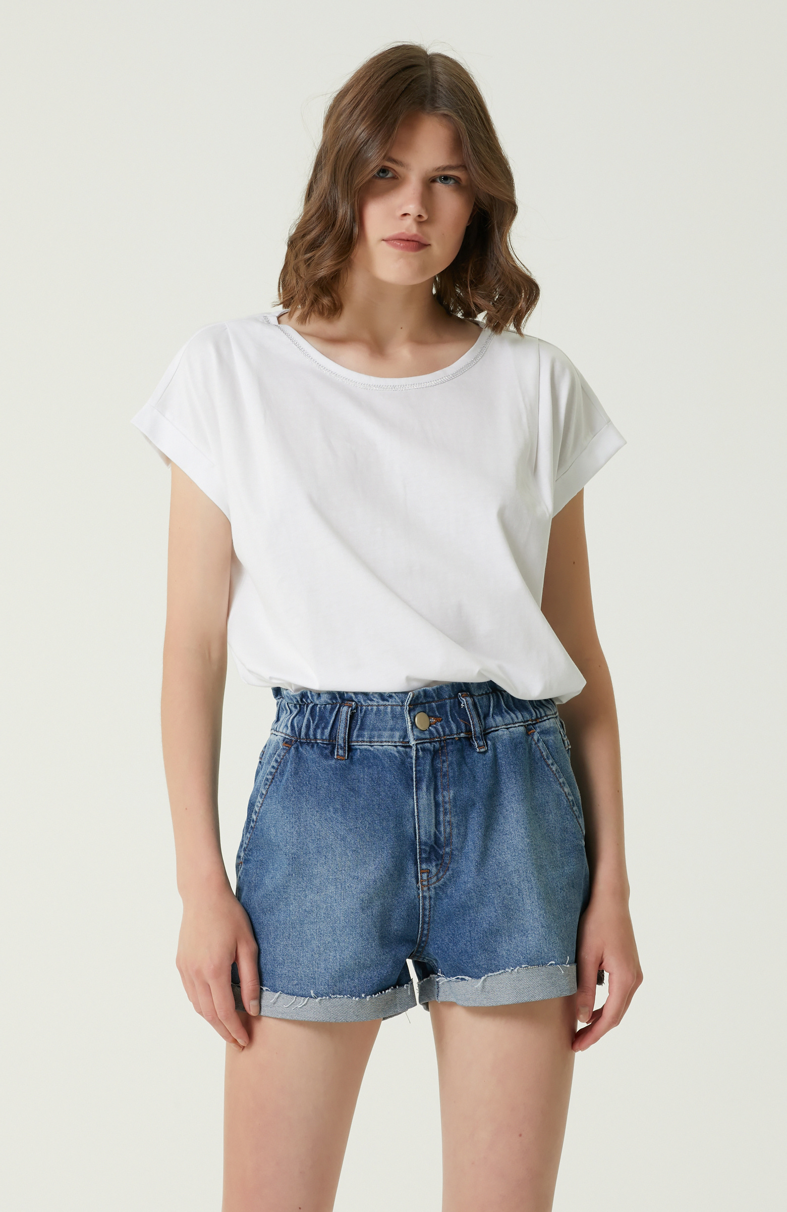 Beyaz Bisiklet Yaka T-shirt