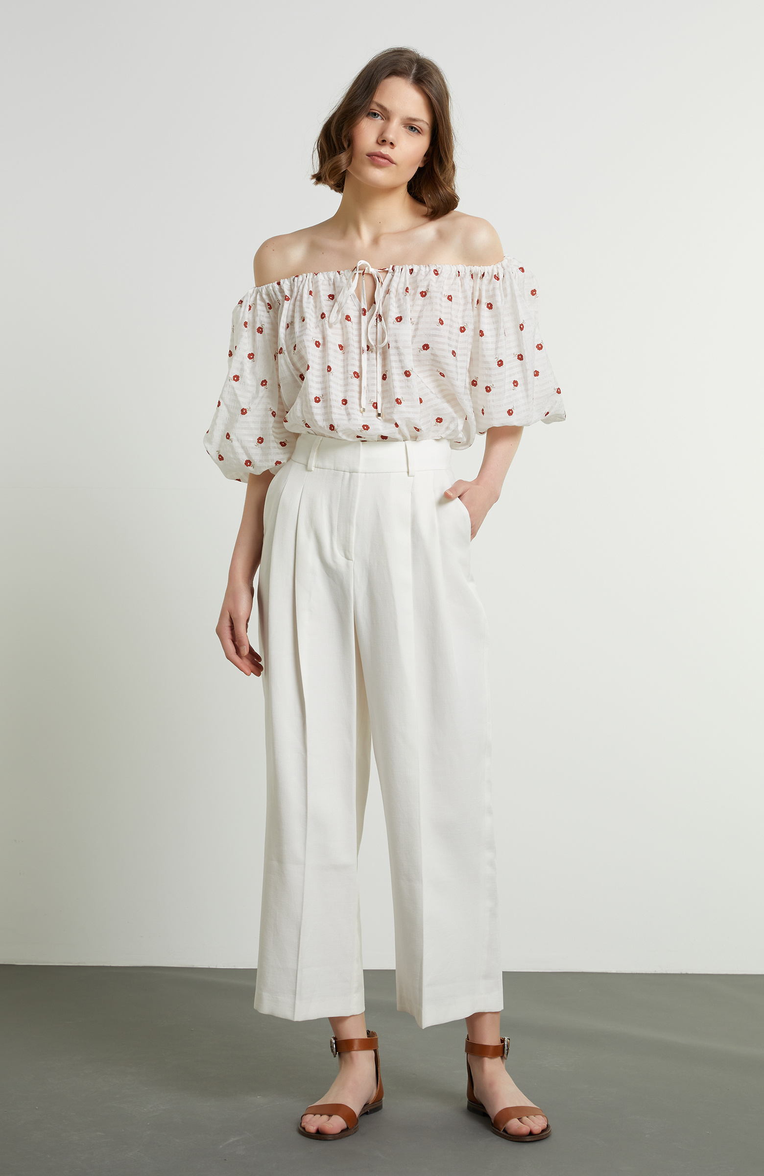 Regular Fit Beyaz Pilili Pantolon