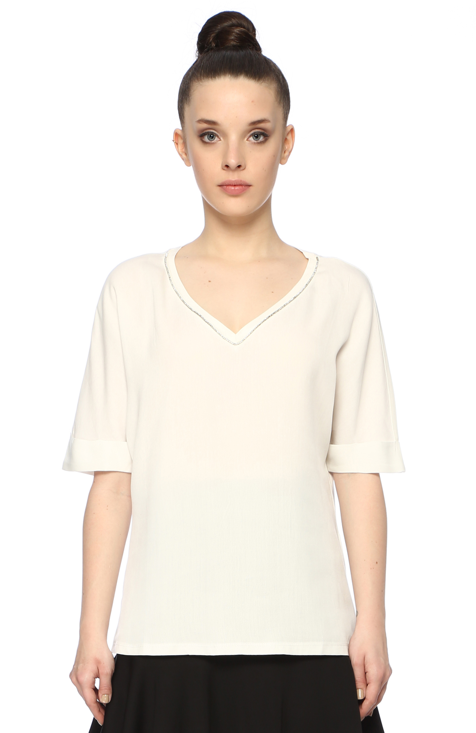 Ekru V Yaka Boncuk İşlemeli Bluz