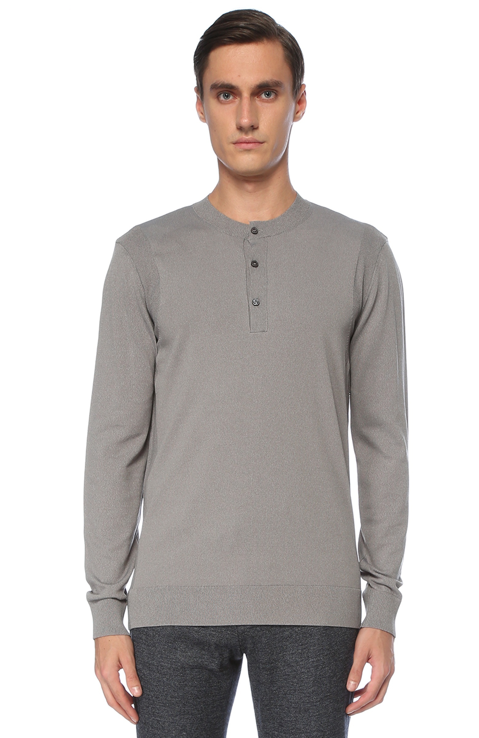 Gri Yakası Düğmeli Kazak