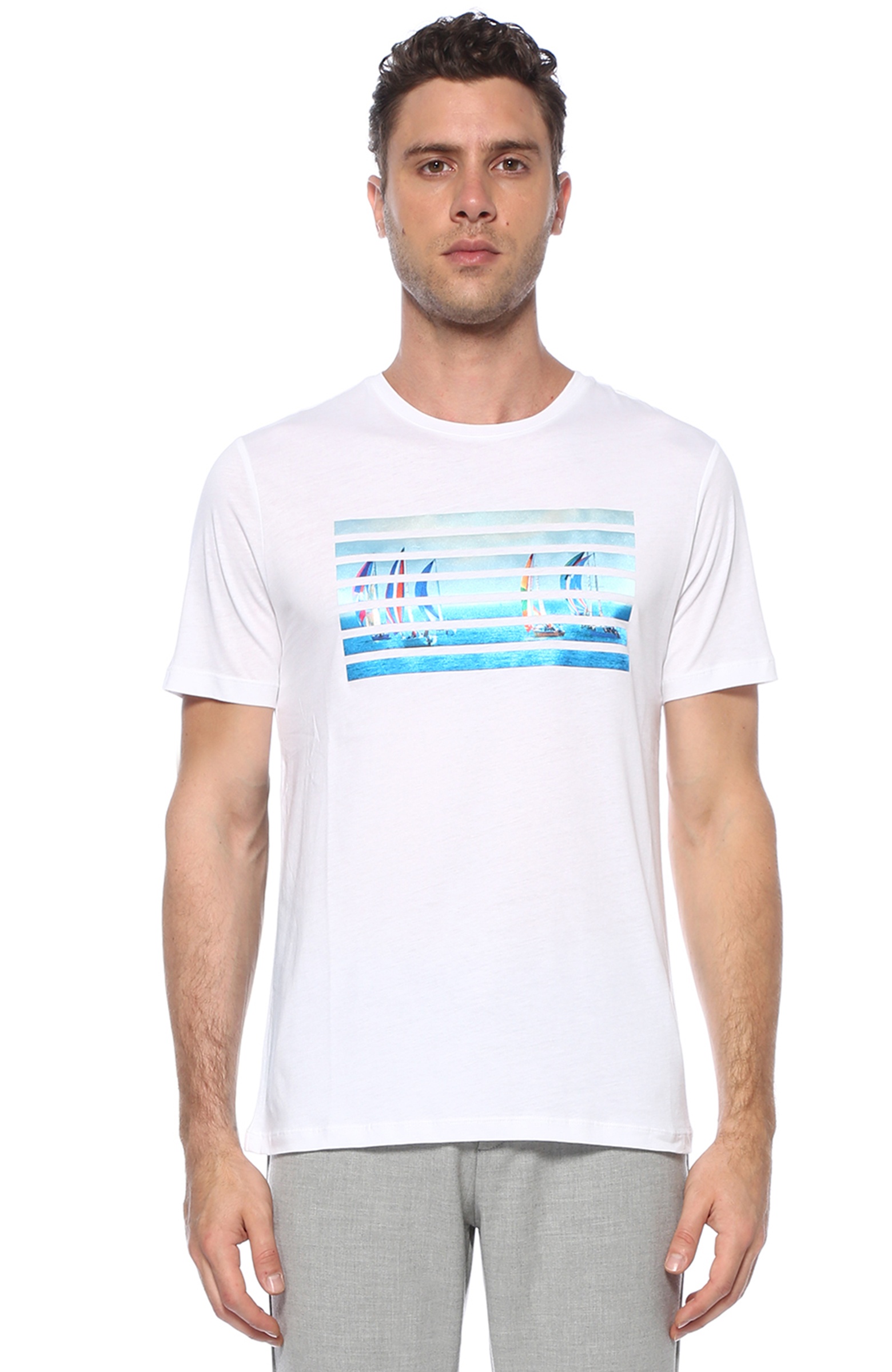 Slim Fit Beyaz Yelkenli Baskı Detaylı T-shirt Slim Fit Beyaz Yelkenli Baskı Detaylı T-shirt