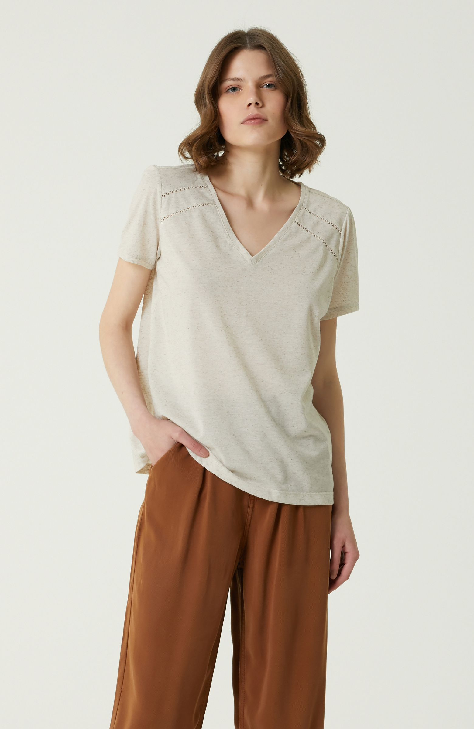 Regular Fit Bej V Yaka Basic T-shirt