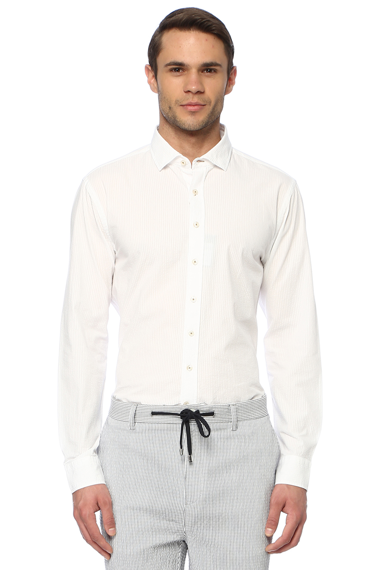 Slim Fit Beyaz Jakarlı Gömlek Slim Fit Beyaz Jakarlı Gömlek