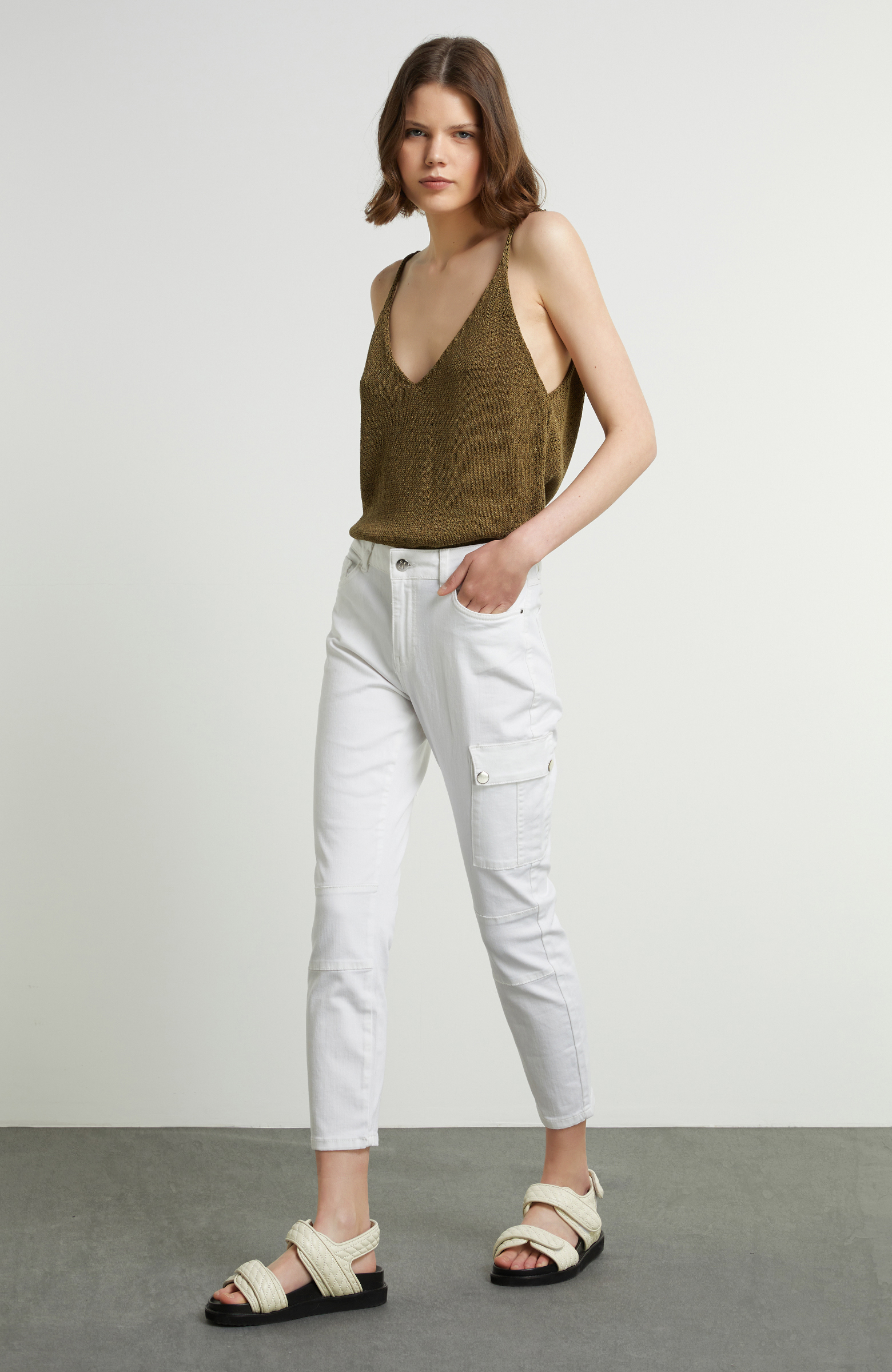 Slim Fit Beyaz Cep Detaylı Pantolon Slim Fit Beyaz Cep Detaylı Pantolon