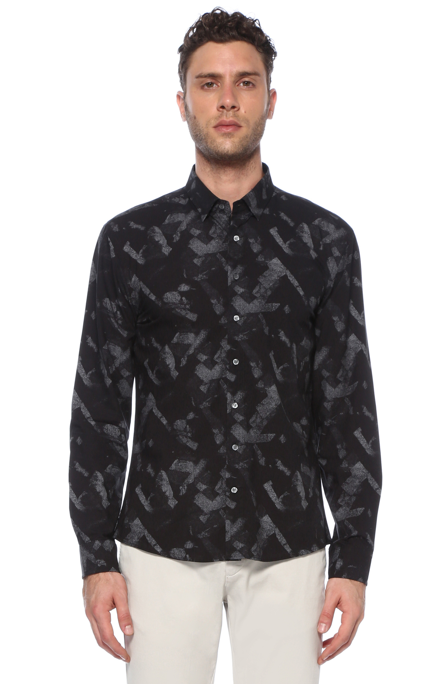 Siyah Jakarlı Gömlek