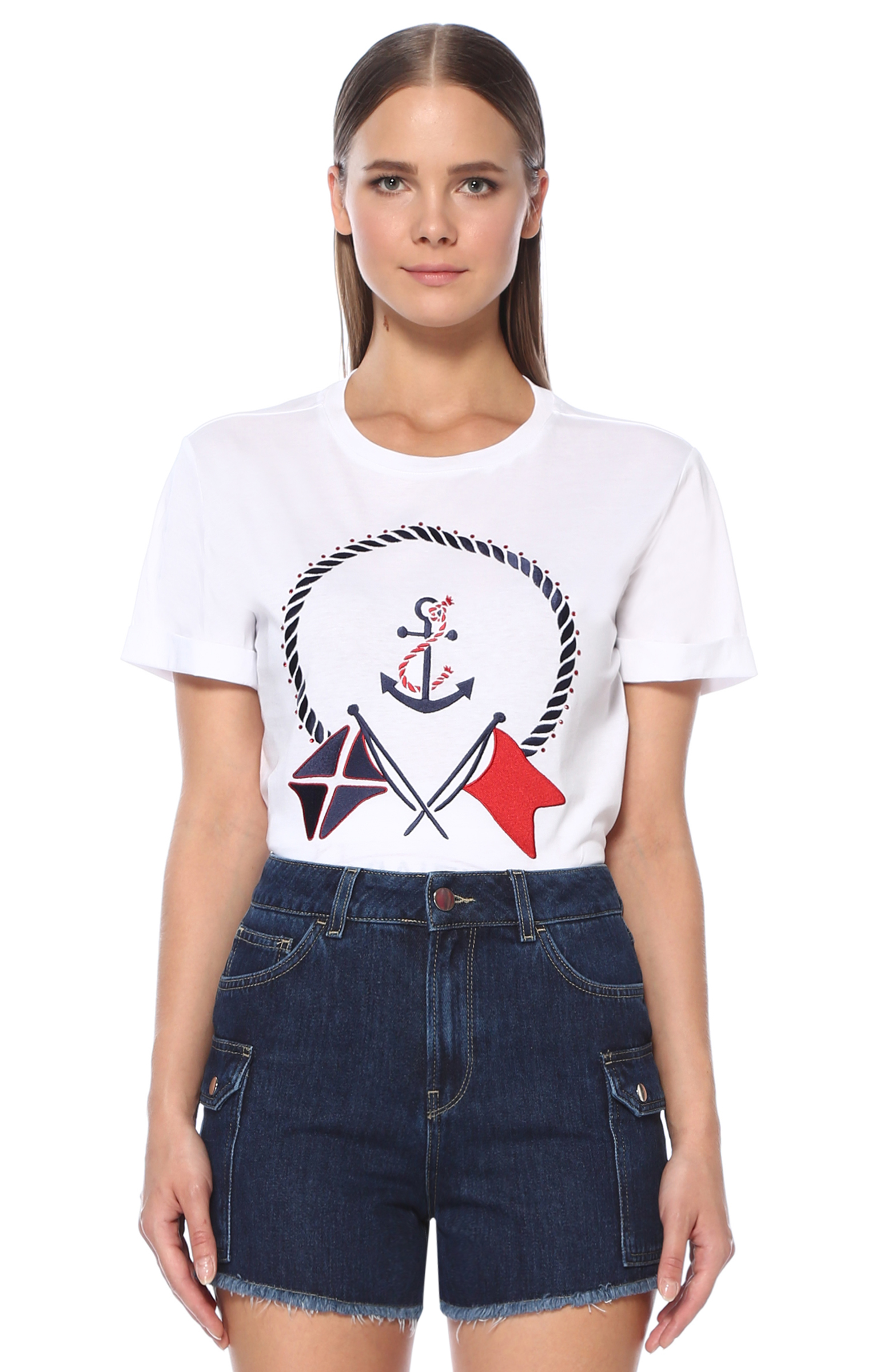 Beyaz Bisiklet Yaka Nakışlı Basic T-Shirt Beyaz Bisiklet Yaka Nakışlı Basic T-Shirt
