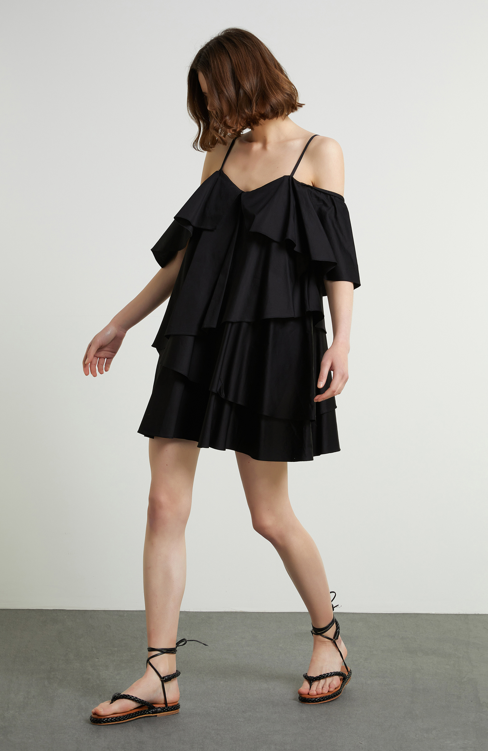 Siyah Askılı Fırfırlı Mini Elbise Siyah Askılı Fırfırlı Mini Elbise