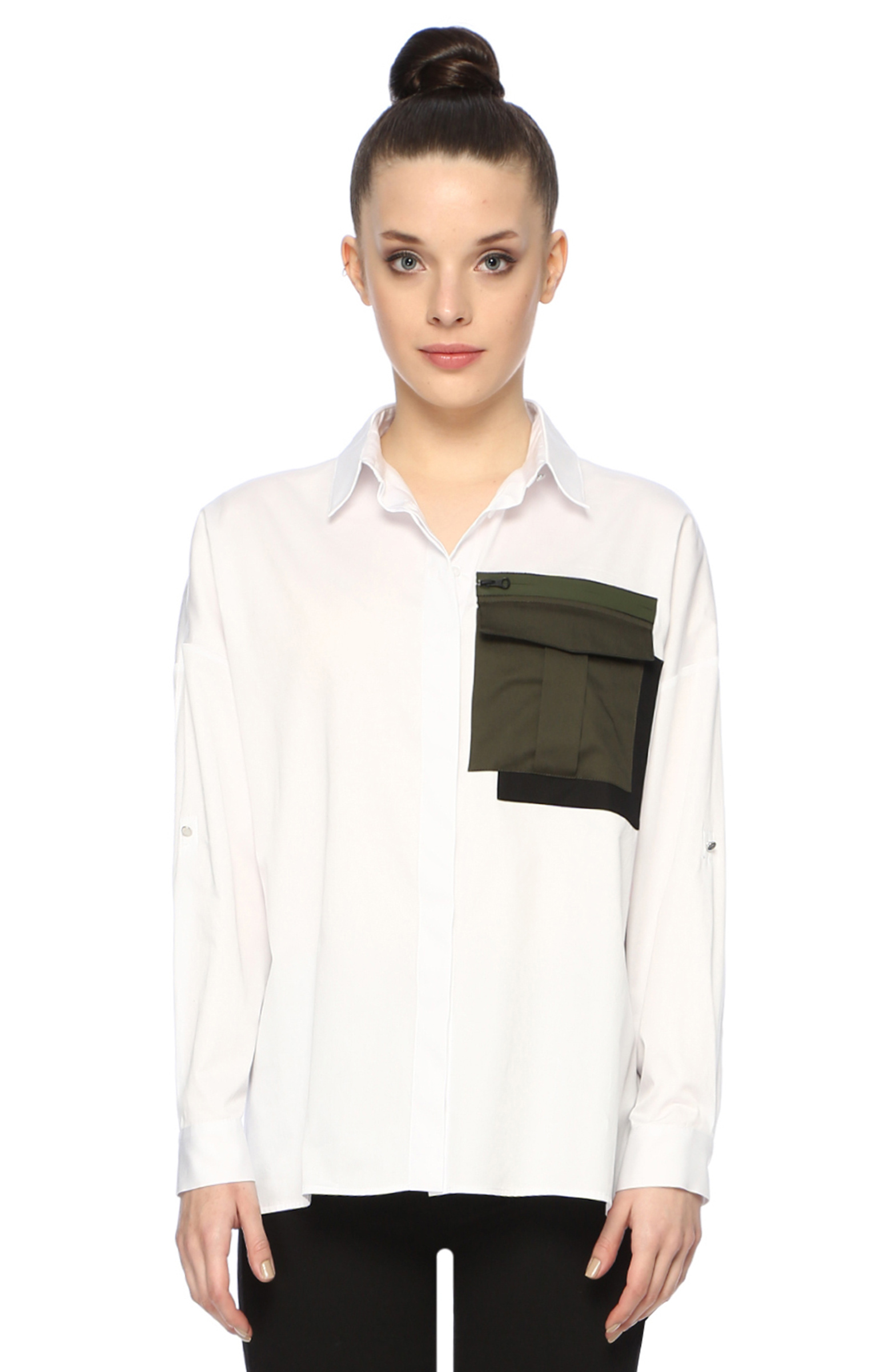 Beyaz Cep Detaylı Gömlek