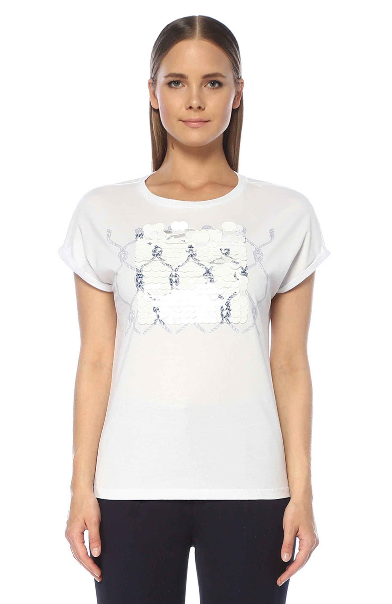 Beyaz İşleme Detaylı T-shirt