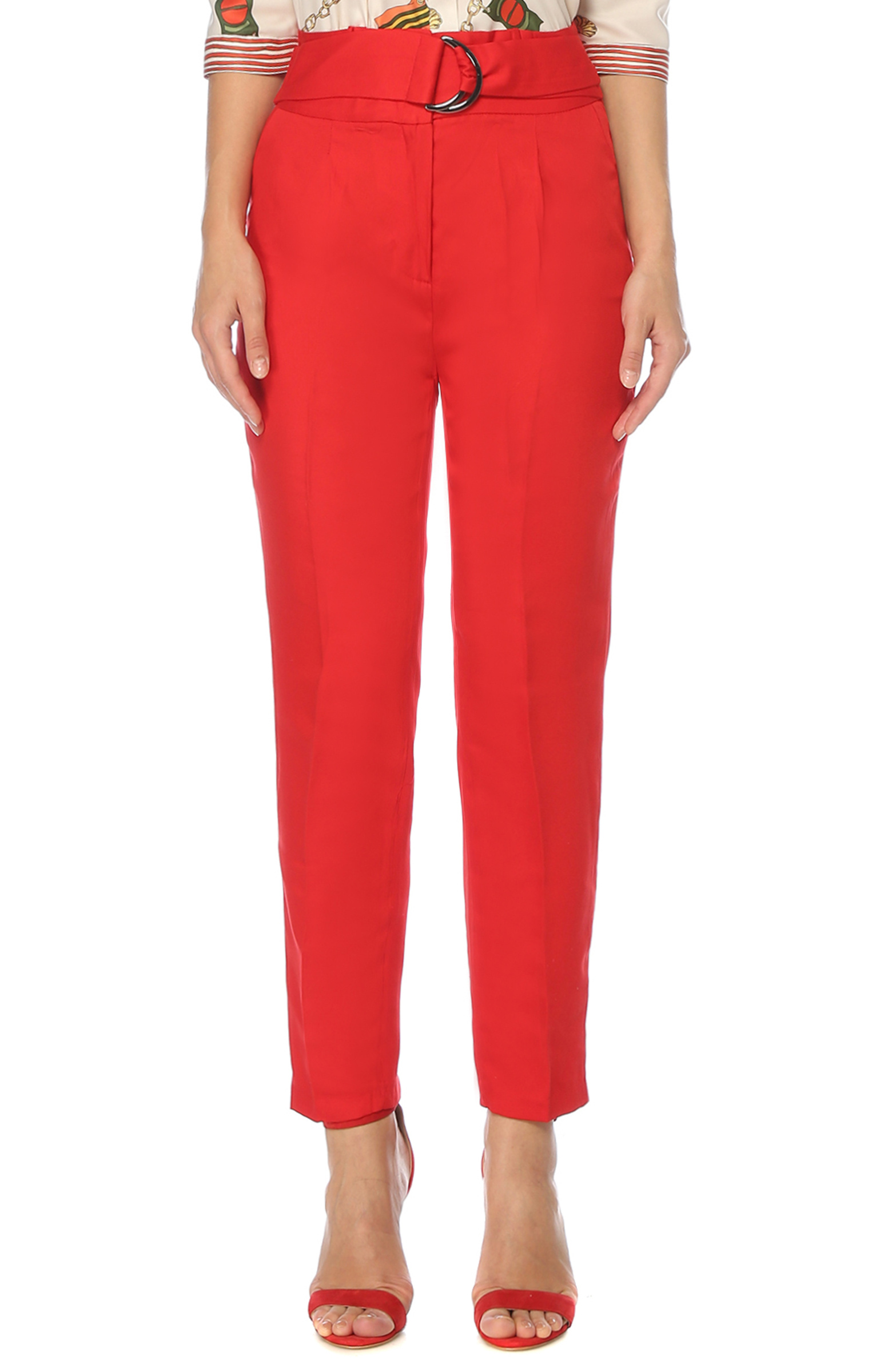 Kırmızı Kemerli Dar Paça Pantolon