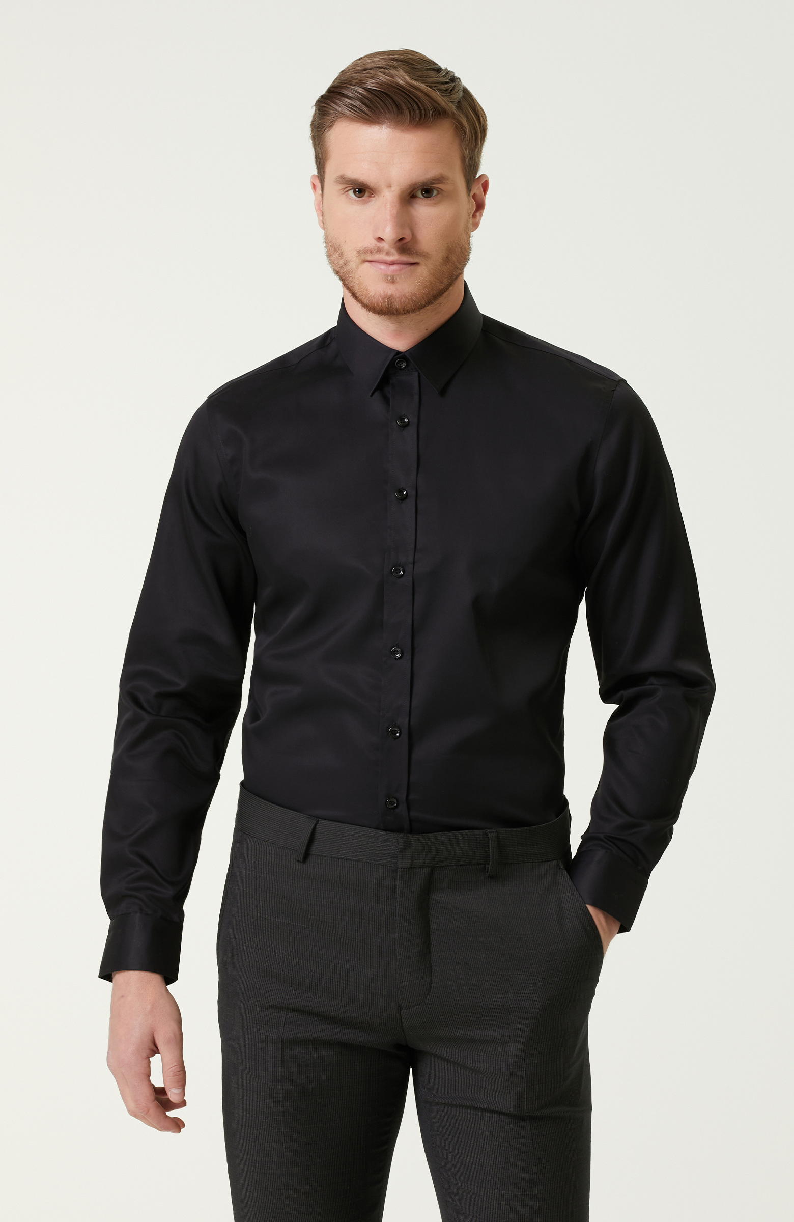 Slim Fit Siyah İngiliz Yaka Gömlek