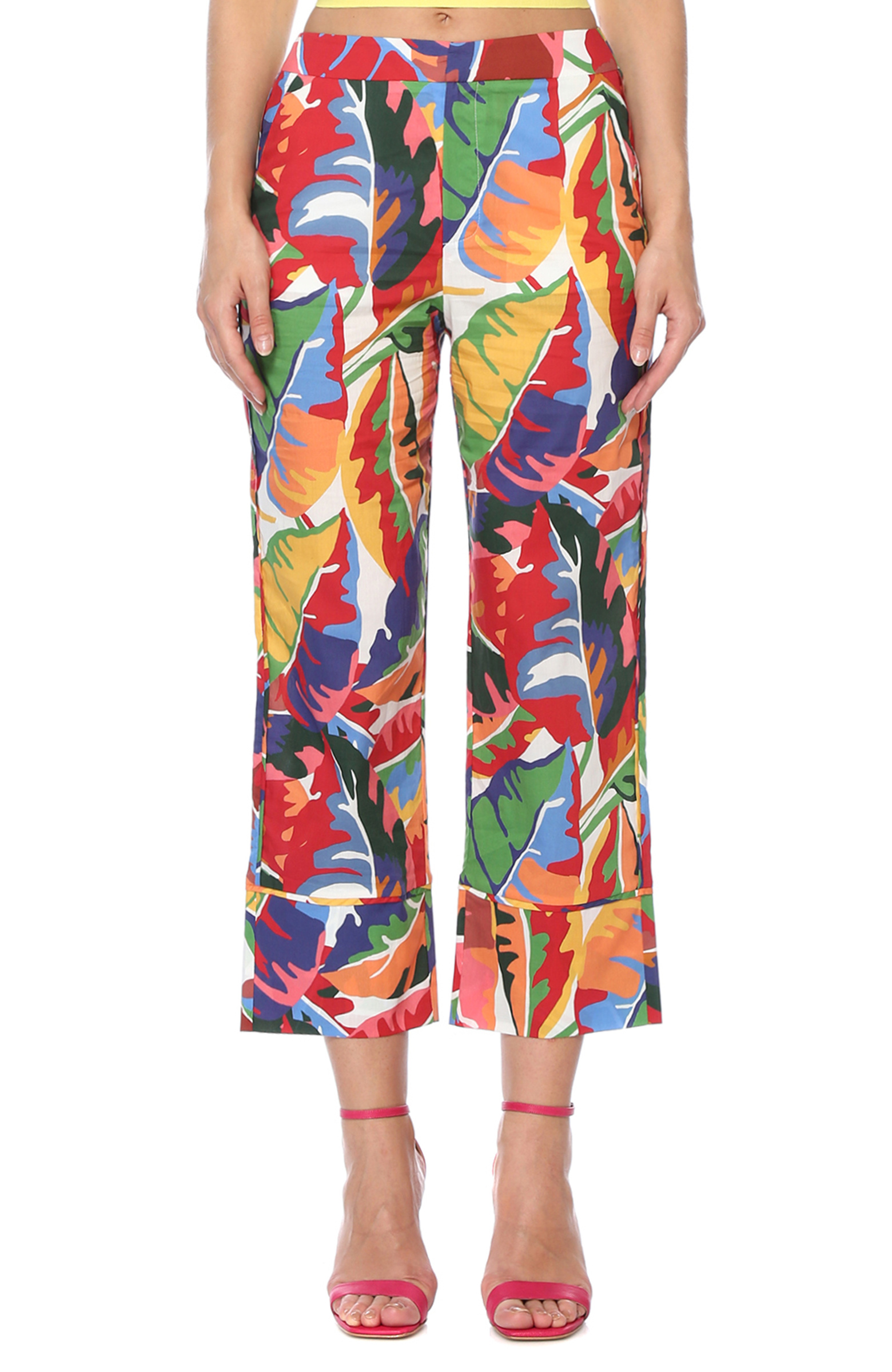 Kırmızı Desenli Bol Paça Crop Pantolon