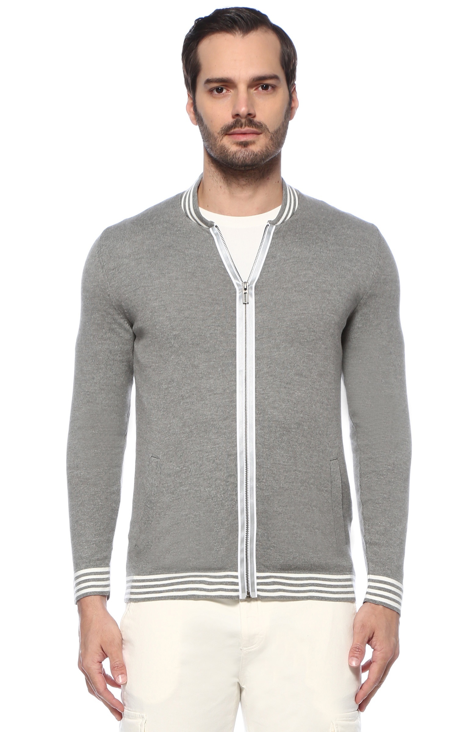 Gri Çizgi Detaylı Hırka