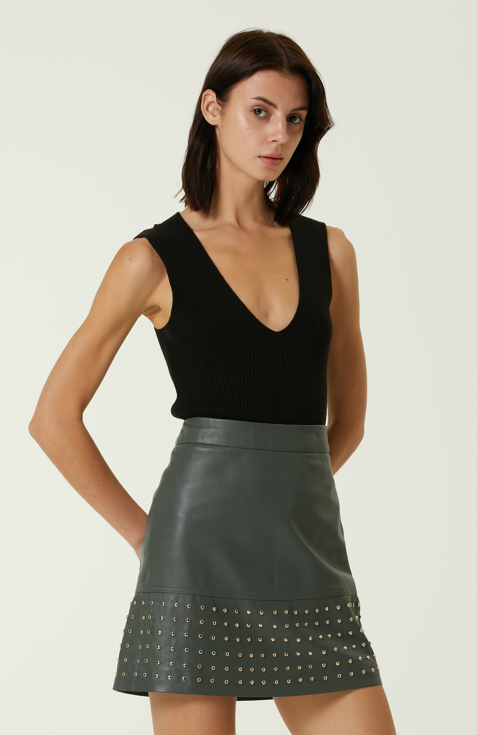 Slim Fit Siyah Kolsuz Kazak