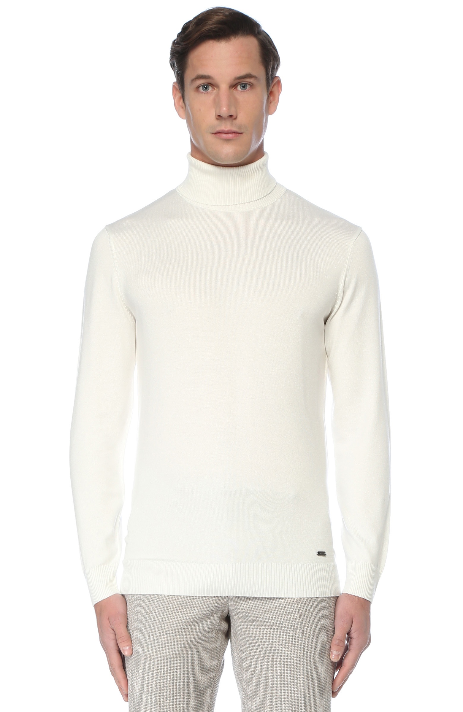 Ekru Balıkçı Yaka Triko Kazak Ekru Balıkçı Yaka Triko Kazak