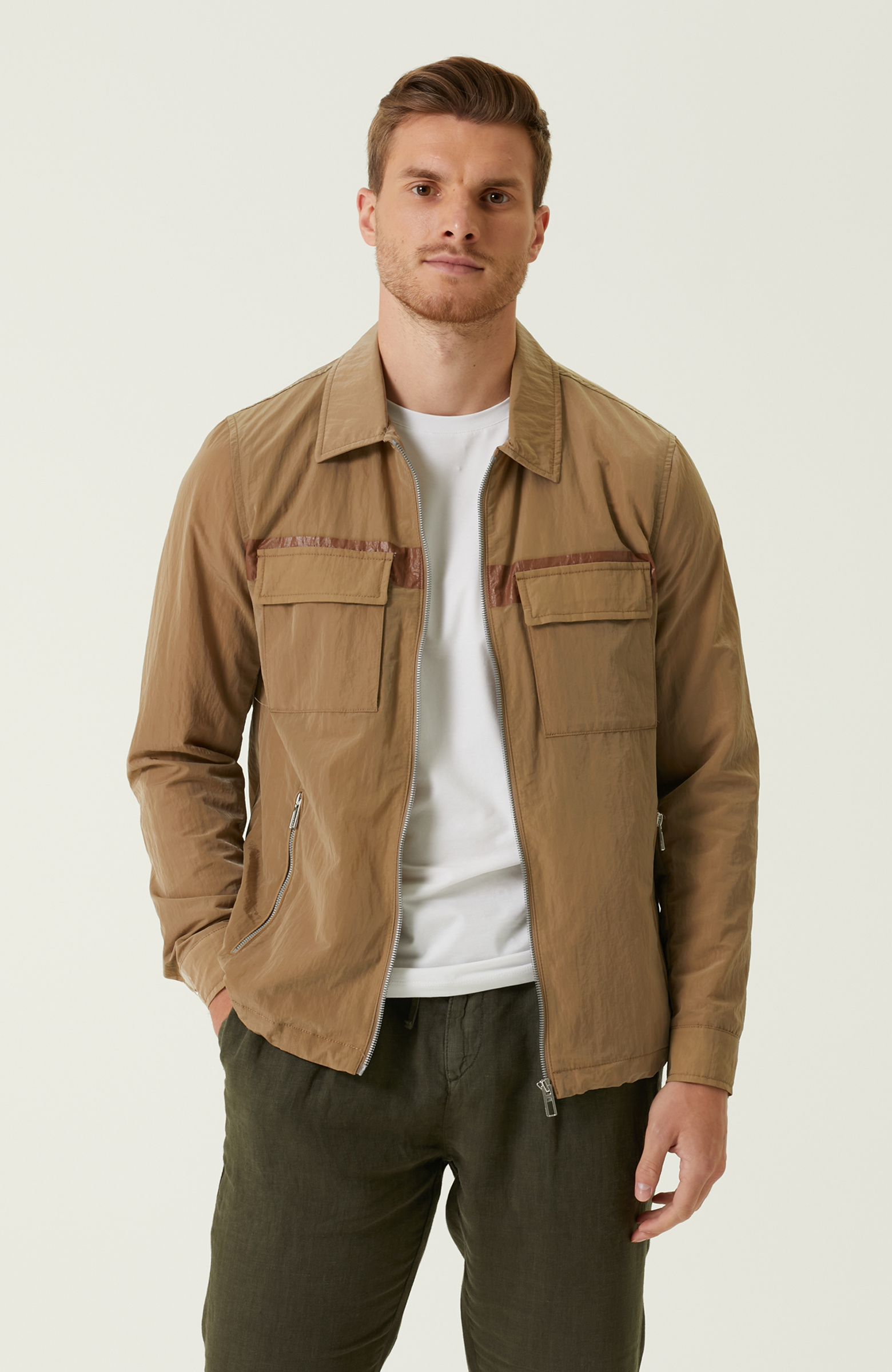 Bej İngiliz Yaka Mont Bej İngiliz Yaka Mont