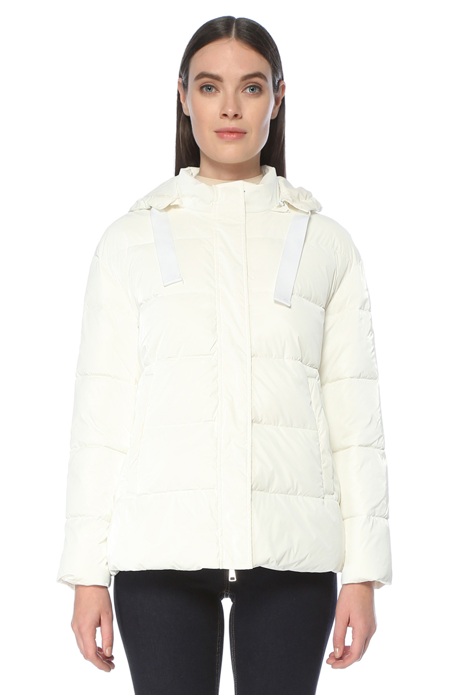 Regular Fit Beyaz Kapüşonlu Püsküllü Puff Mont Regular Fit Beyaz Kapüşonlu Püsküllü Puff Mont