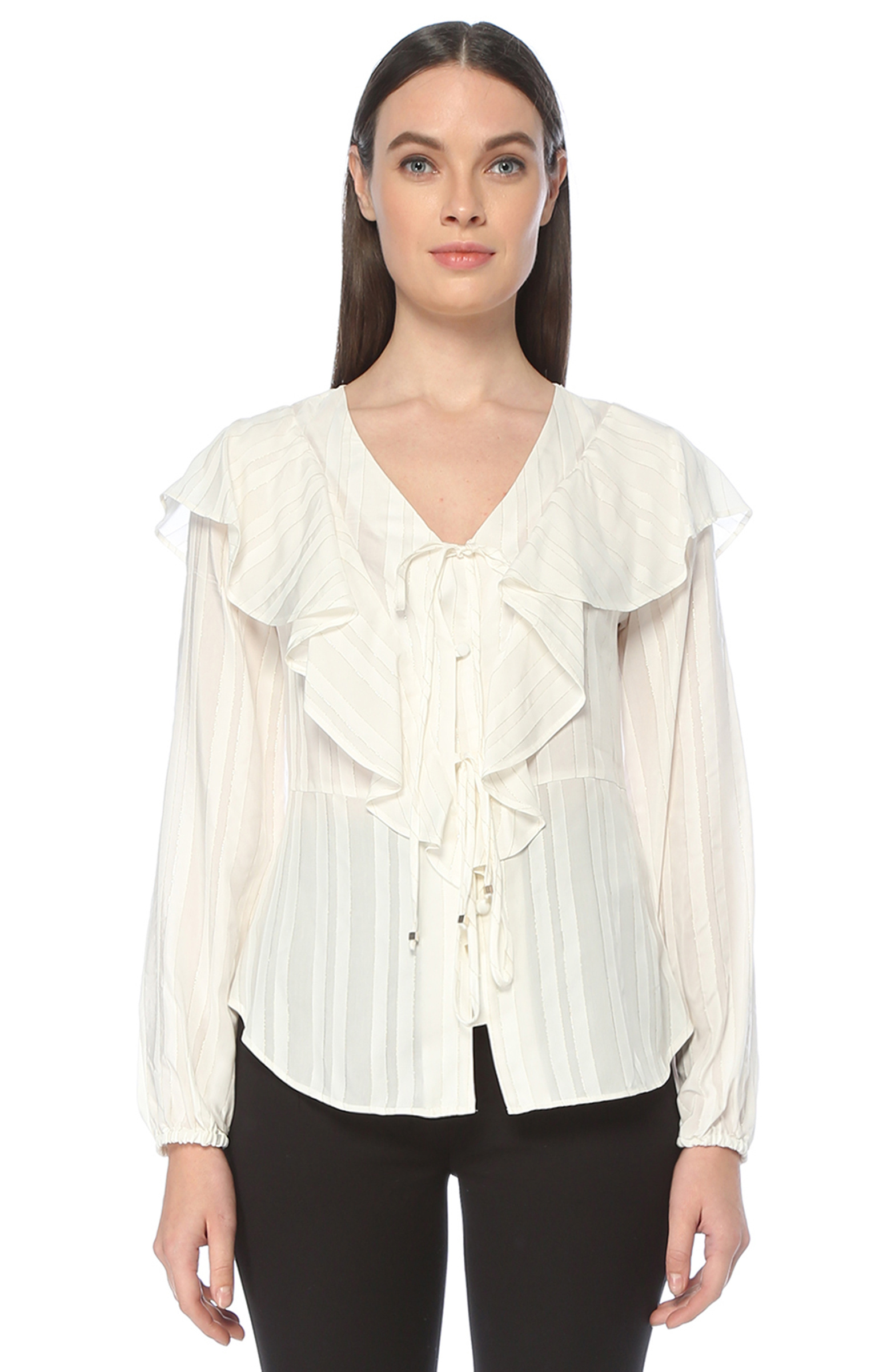 Bej Fırfır Detaylı Bluz