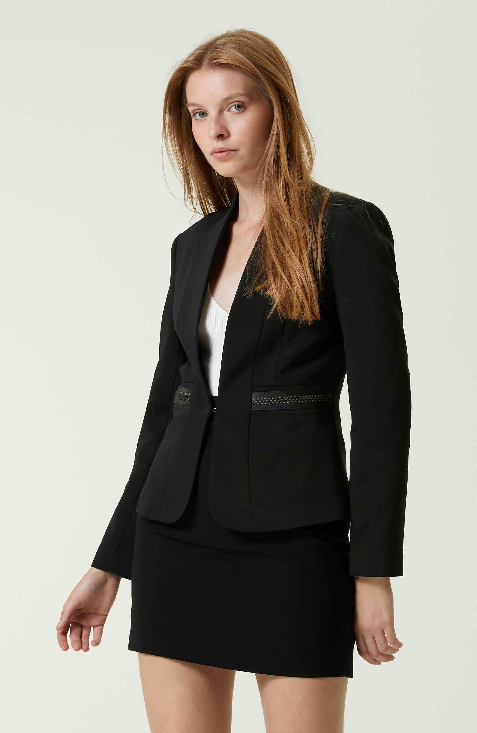 Slim Fit Siyah Şerit Garnili Ceket Slim Fit Siyah Şerit Garnili Ceket