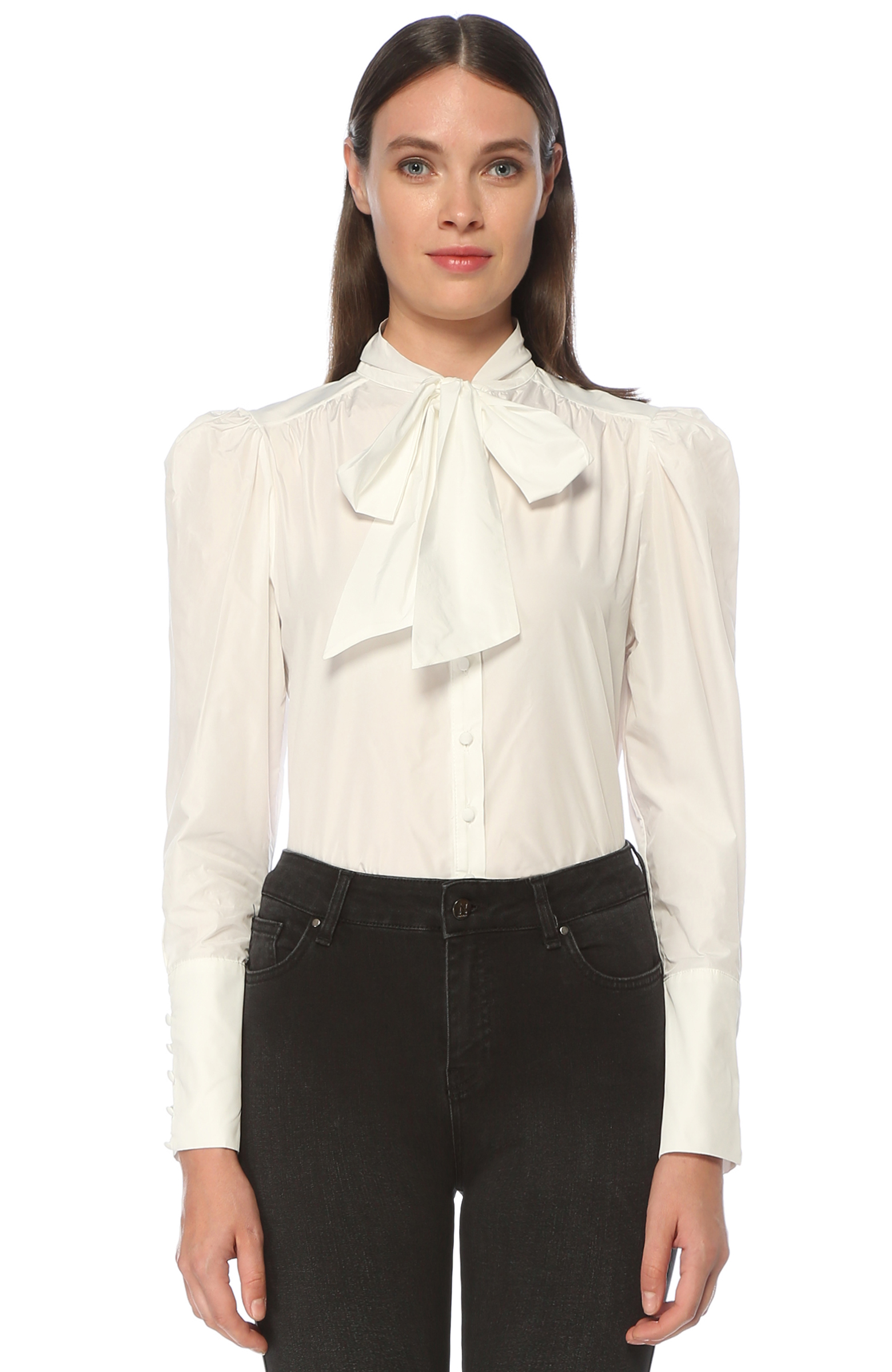 Regular Fit Beyaz Yakası Bağlamalı Gömlek Regular Fit Beyaz Yakası Bağlamalı Gömlek