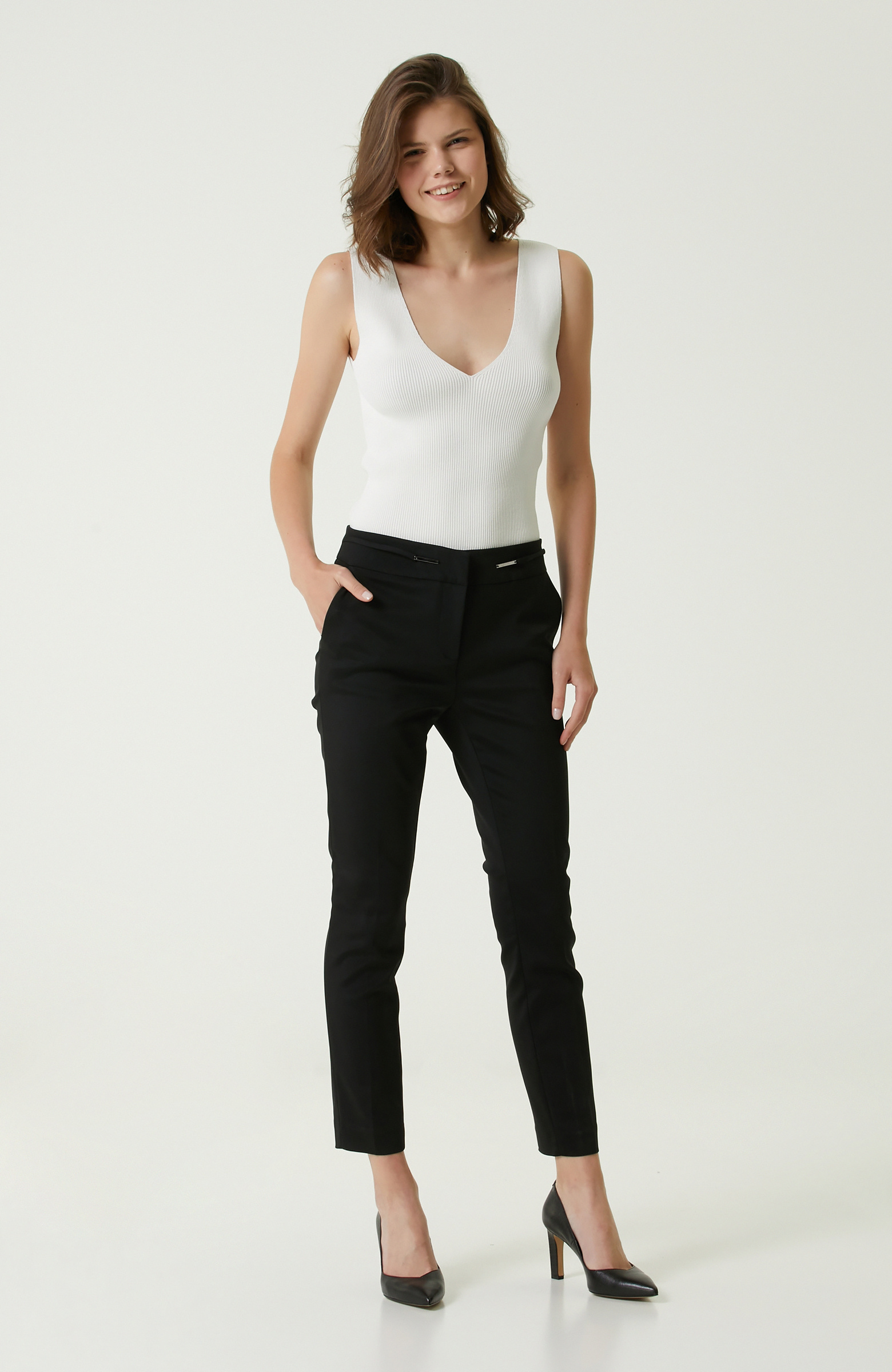 Siyah Dar Paça Pantolon Siyah Dar Paça Pantolon