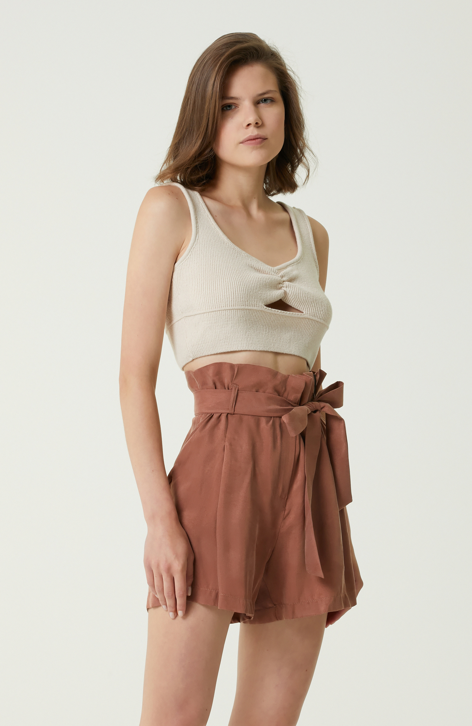 Slim Fit Ekru V Yaka Kazak