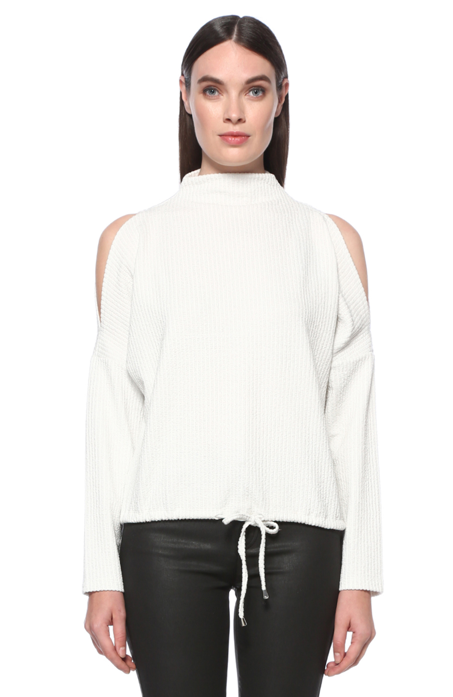 Ekru Dik Yaka Omuz Dekolteli Kazak