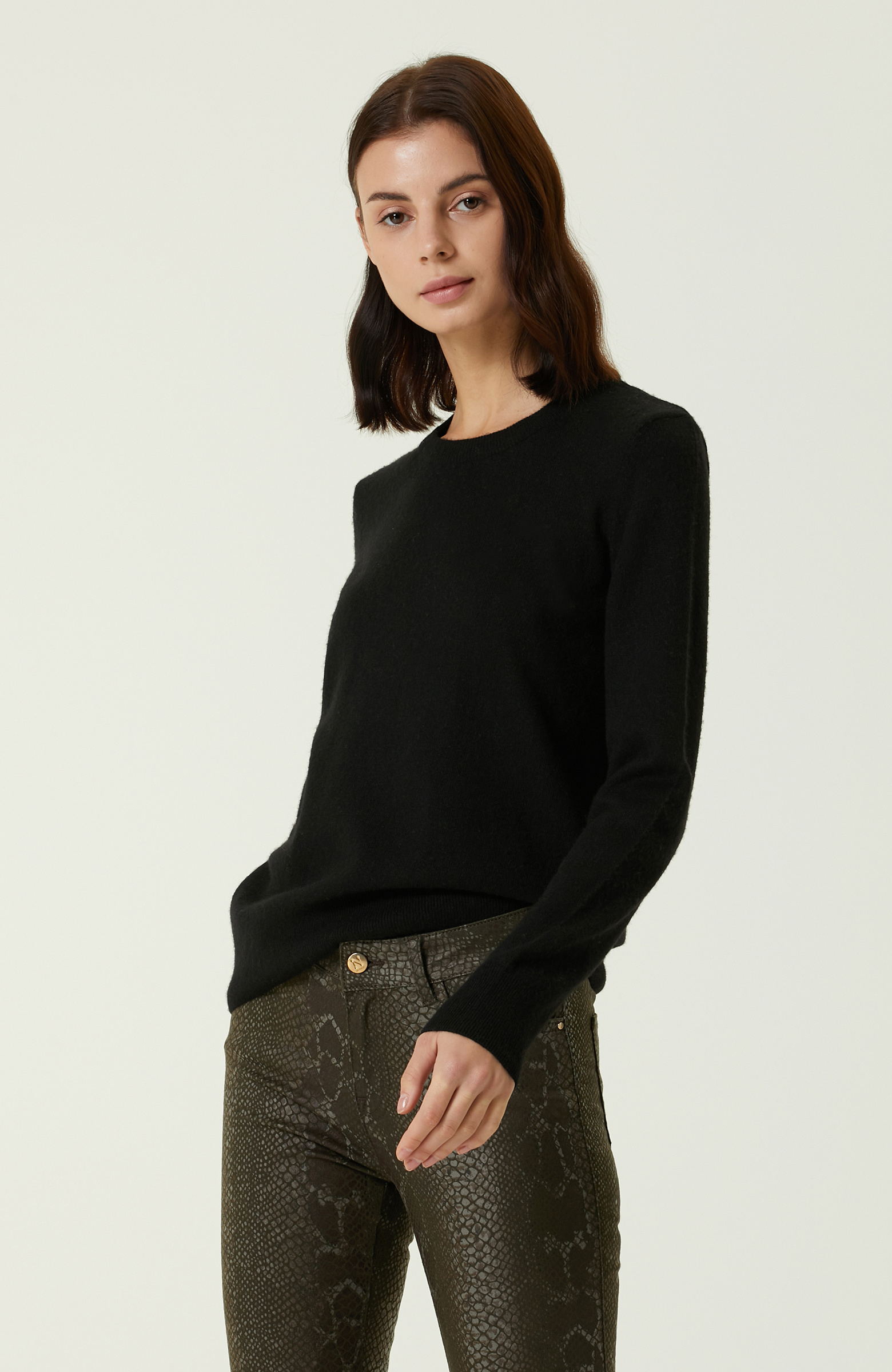 Regular Fit Siyah Yün Kazak