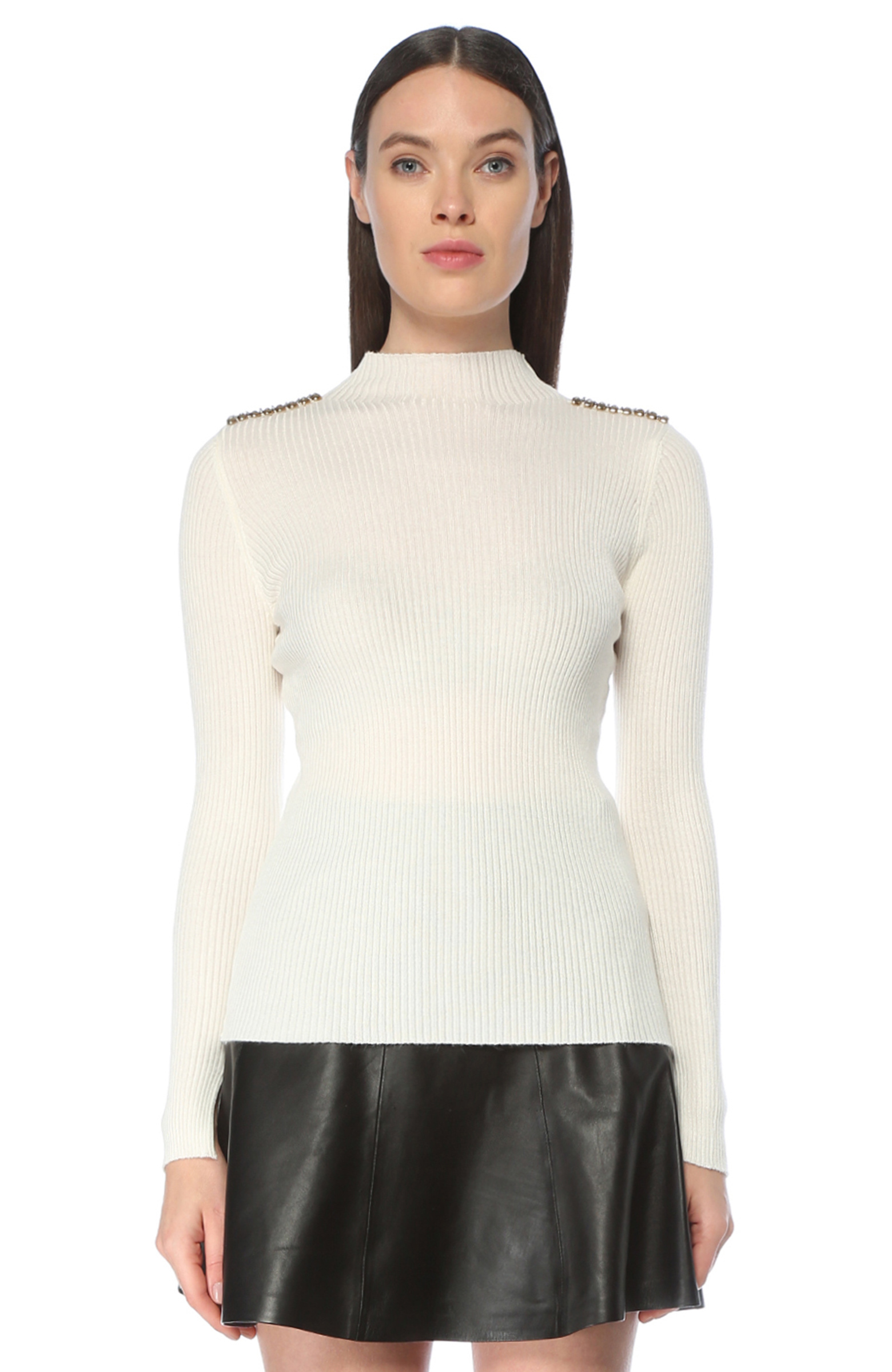 Slim Fit Beyaz Dik Yaka Omuzları Troklu Kazak