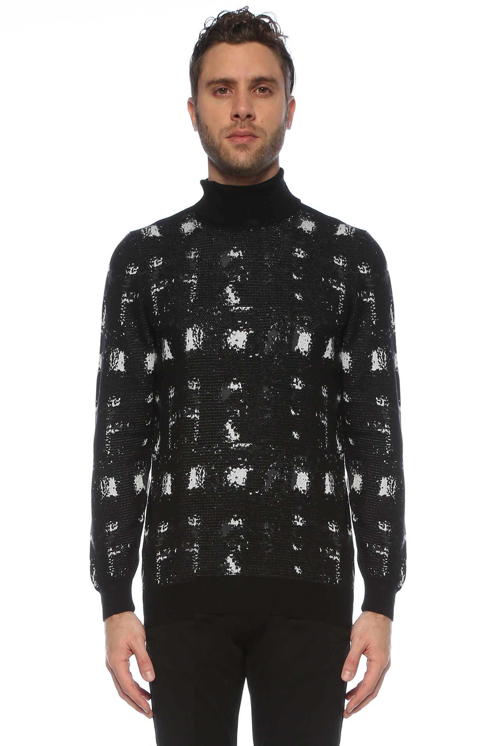 Siyah Beyaz Desenli Kazak