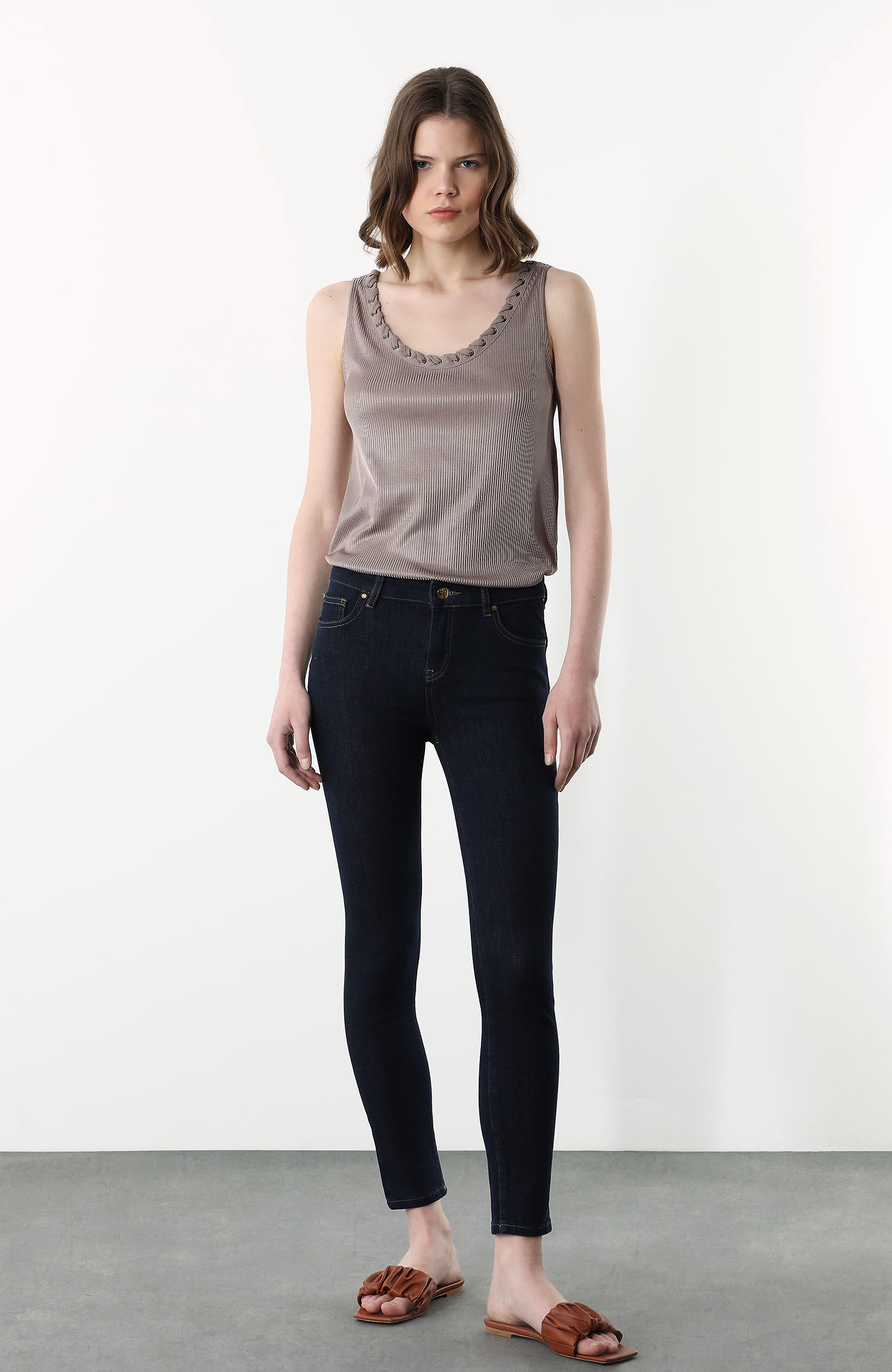 Slim Fit Lacivert Yüksek Bel Jean Pantolon