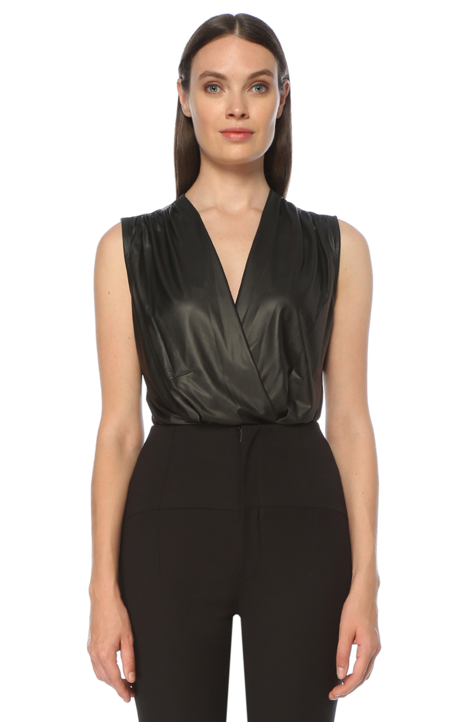 Siyah V Yaka Kruvaze Kolsuz Bluz