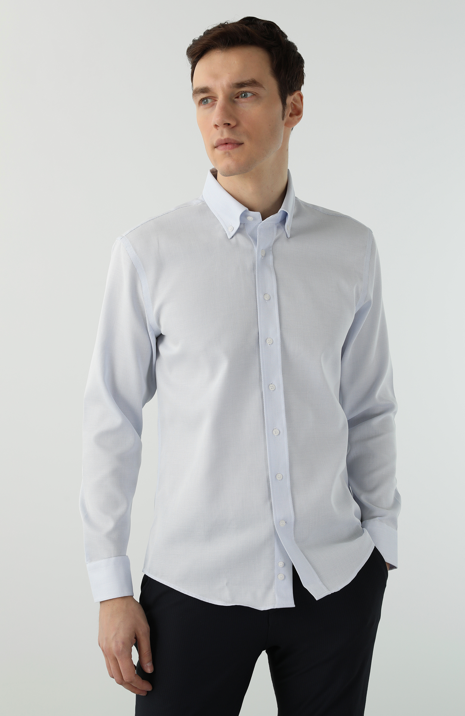 Slim Fit Mavi Düğmeli Yaka Gömlek Slim Fit Mavi Düğmeli Yaka Gömlek