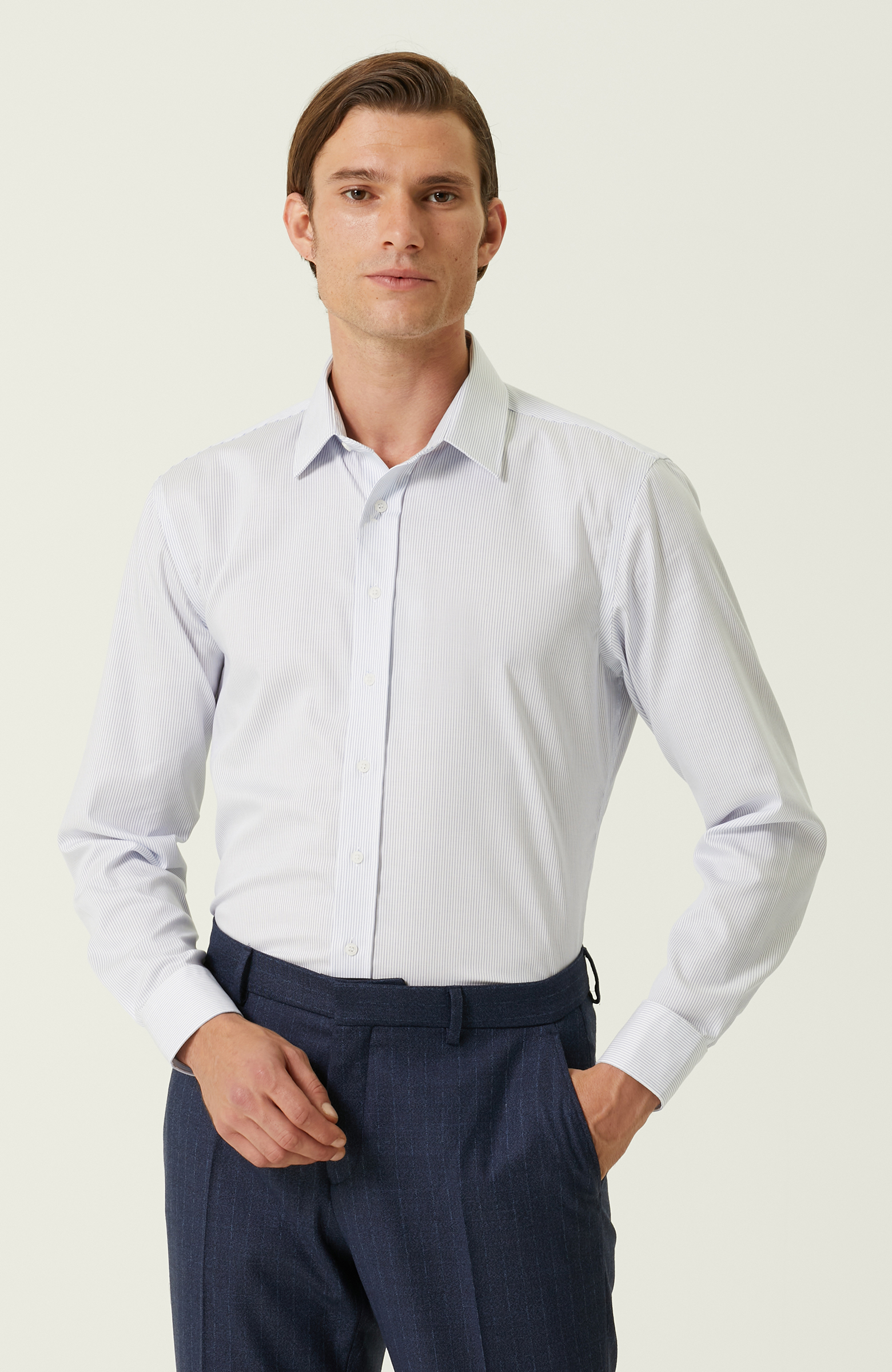 Slim Fit Beyaz Mavi Çizgili Gömlek Slim Fit Beyaz Mavi Çizgili Gömlek